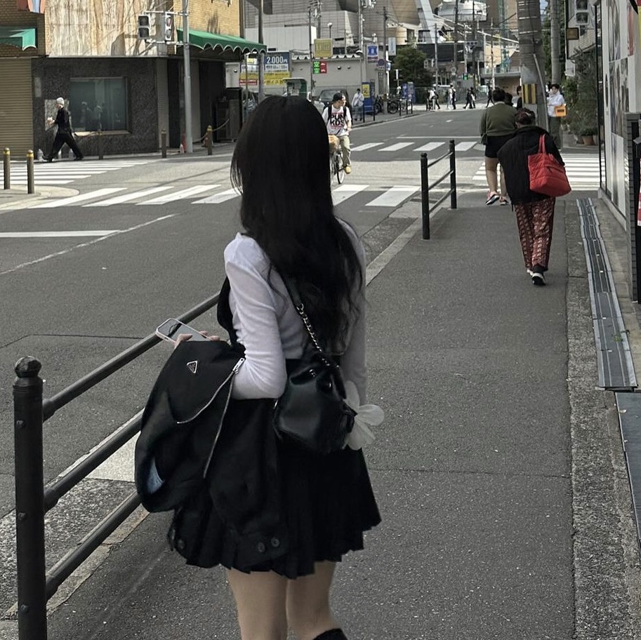 $ (@your_legacy) 님의 게시물 | KREAM