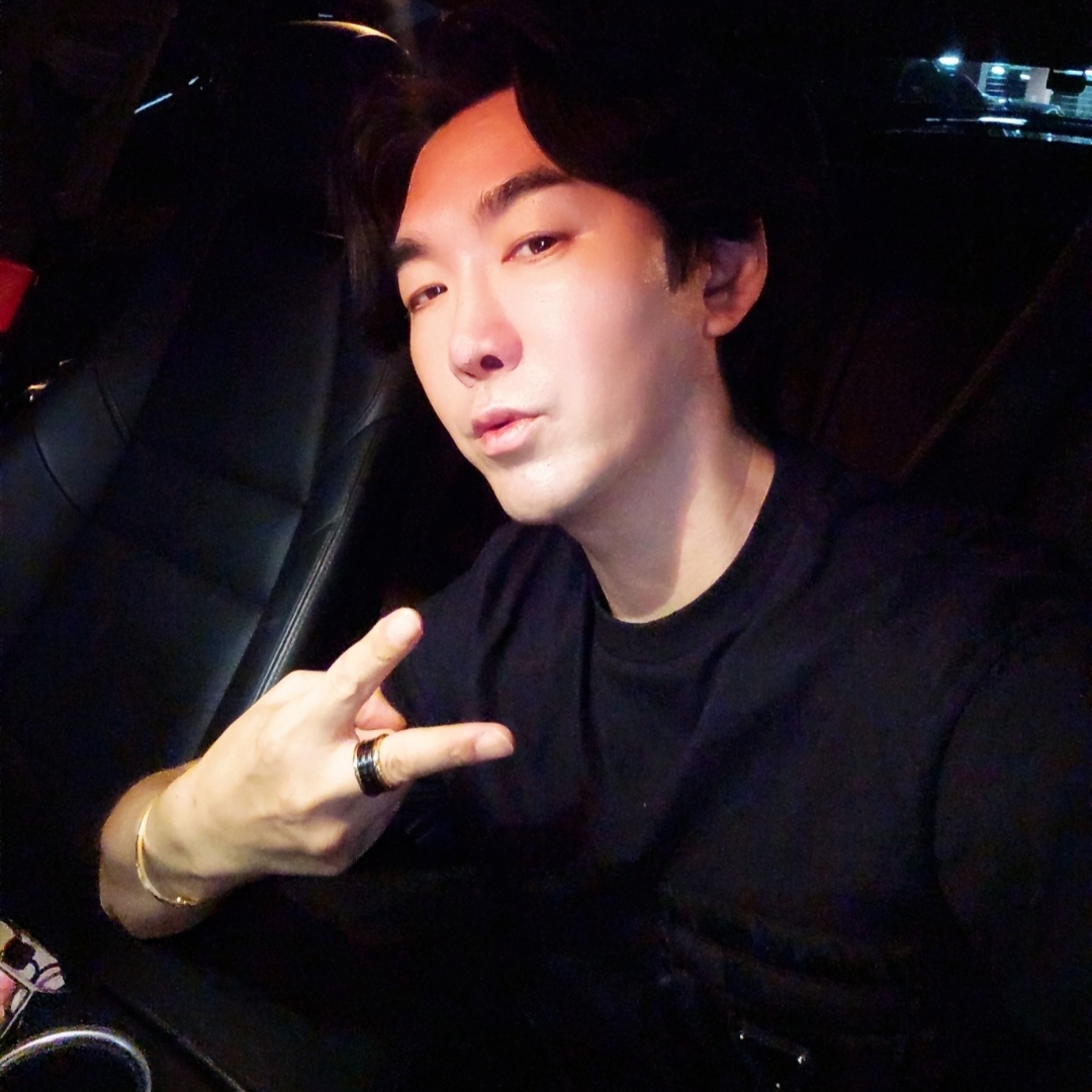 김 현 (@hyunad) 님의 게시물 | KREAM