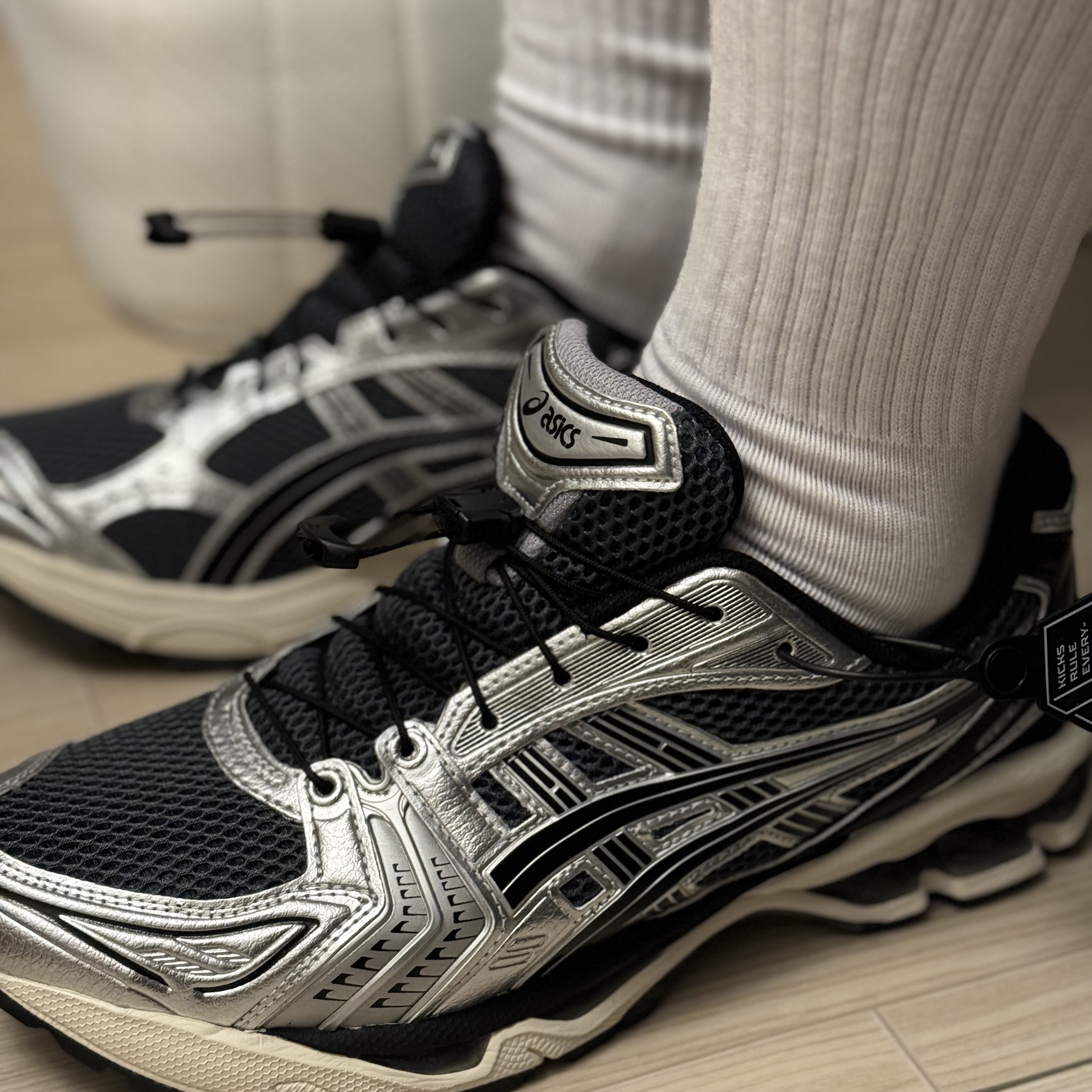 270~275 두꺼운 양말신고 여유 | KREAM