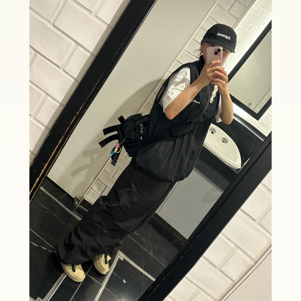 슈프림 사려고 돈 버눈 사람 (@j.heeya) 님의 게시물 | KREAM