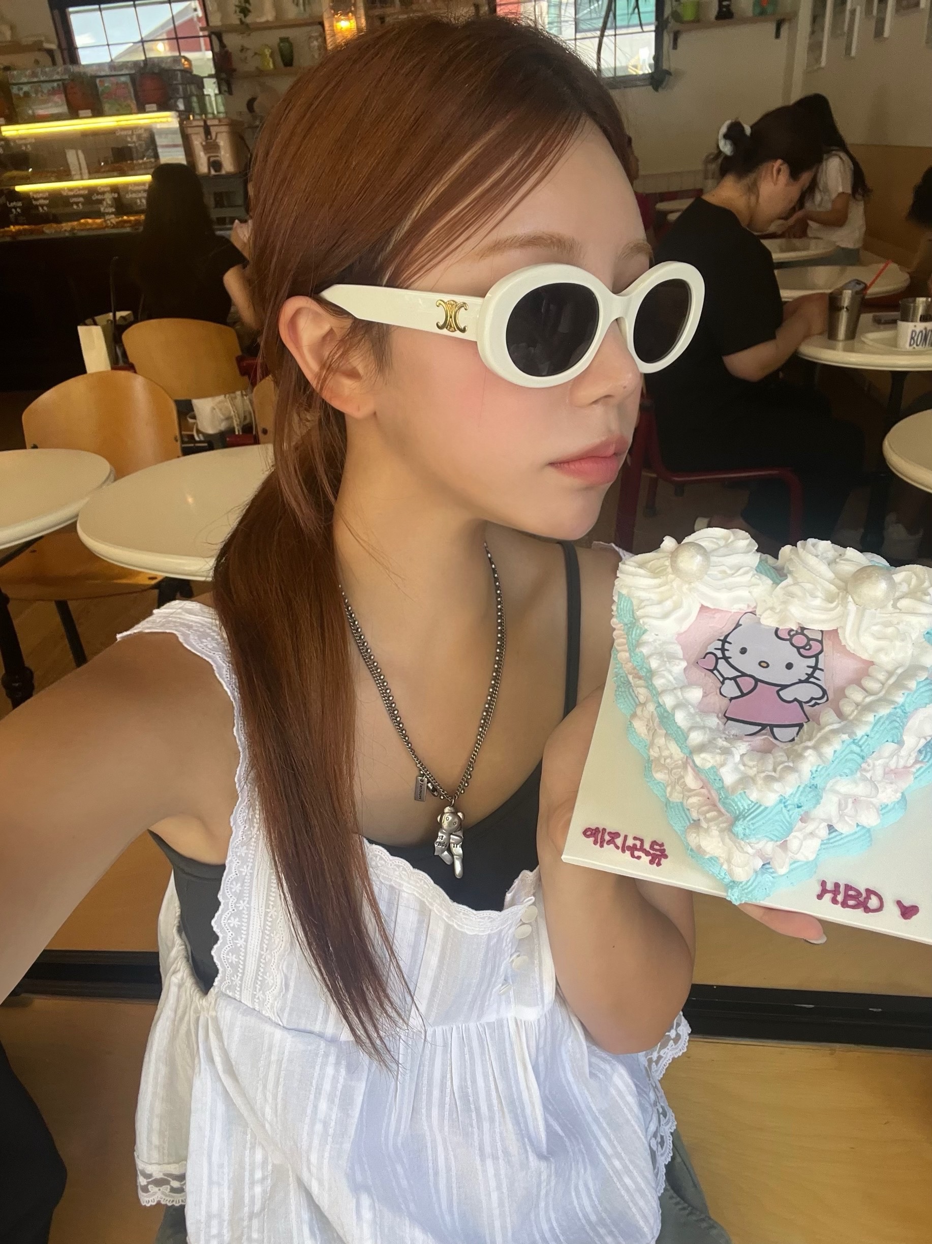 환녜디 (@yejida) 님의 게시물 | KREAM