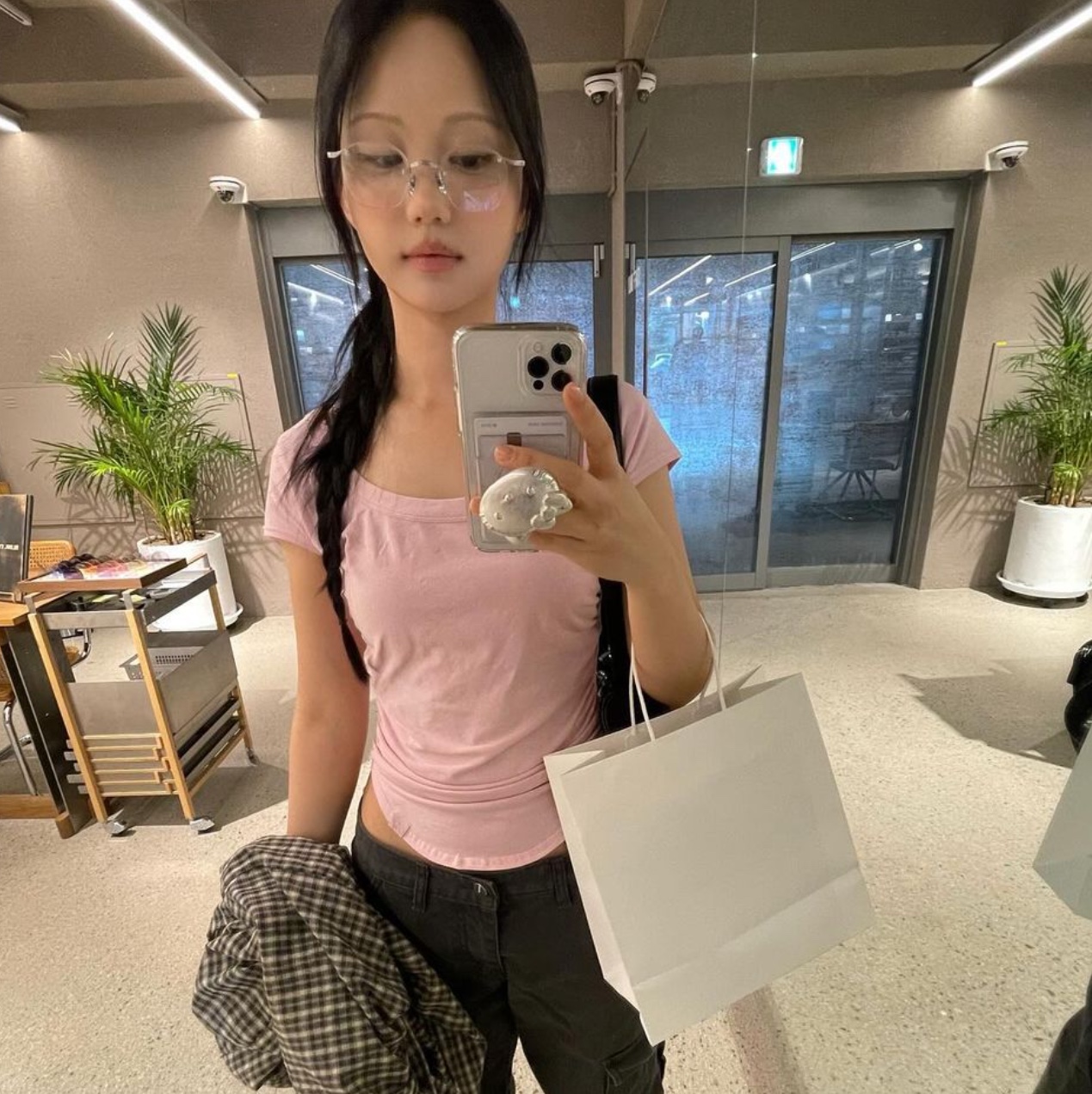 $ (@your_legacy) 님의 게시물 | KREAM