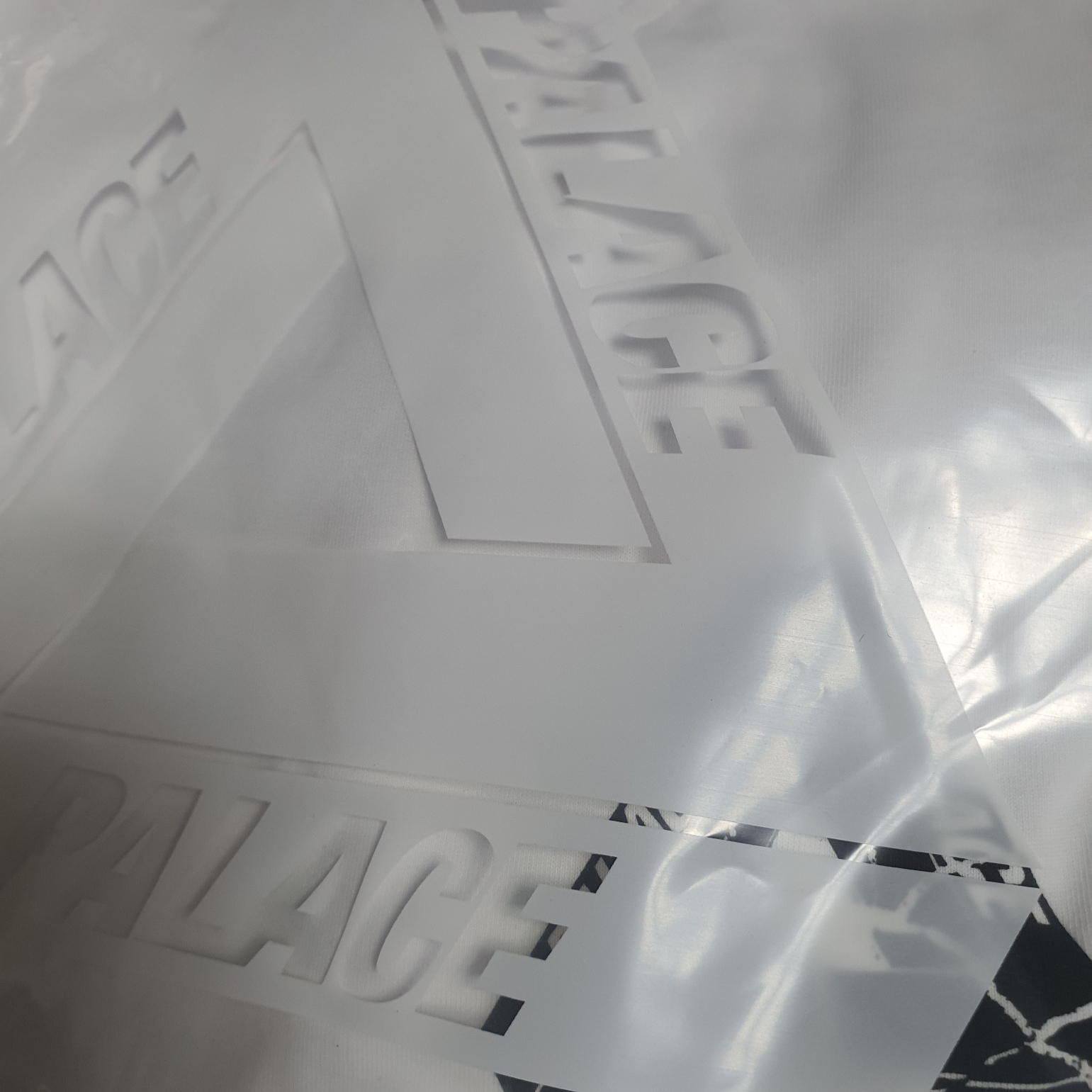 팔라스 23 | KREAM