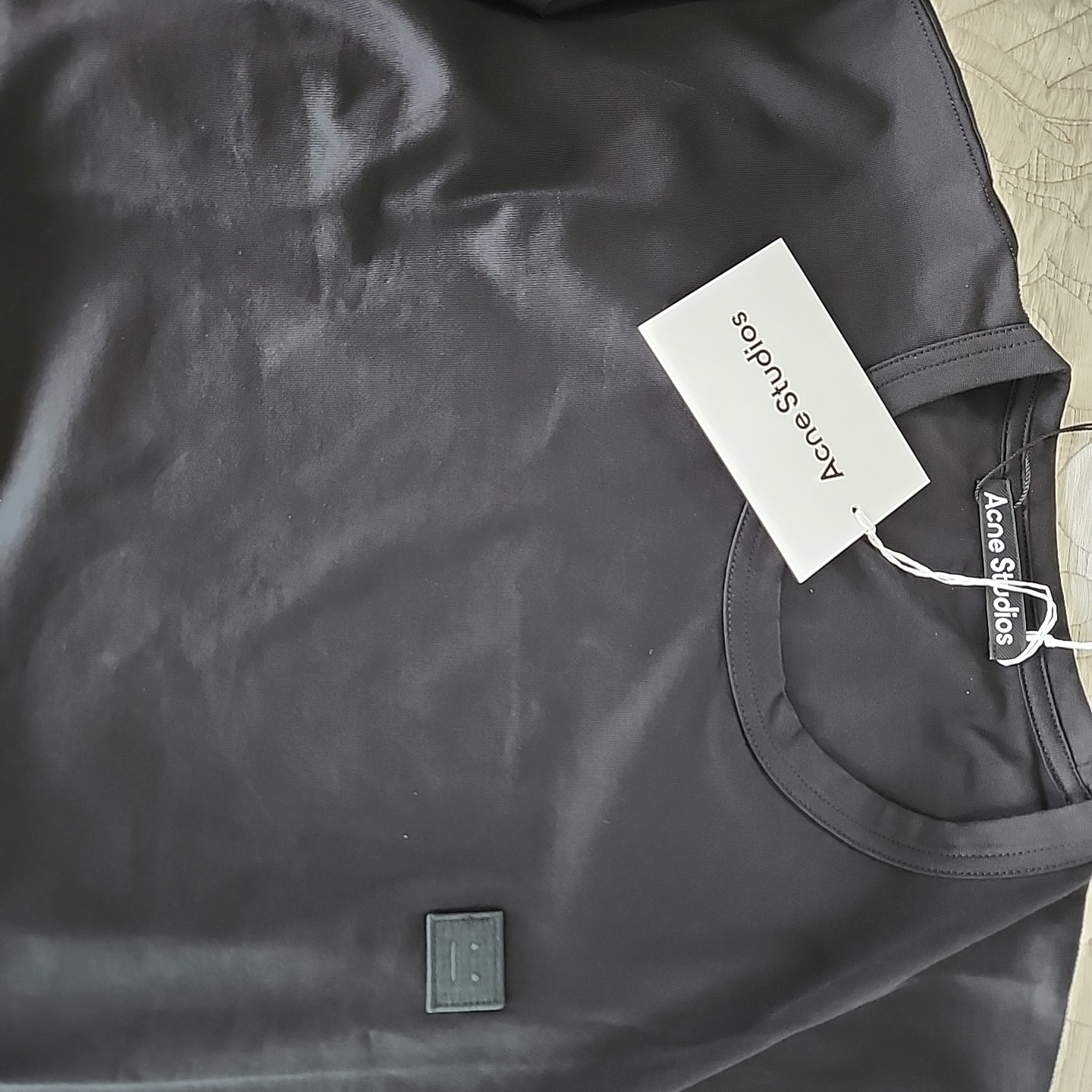 아크네 갬성 ._. | KREAM