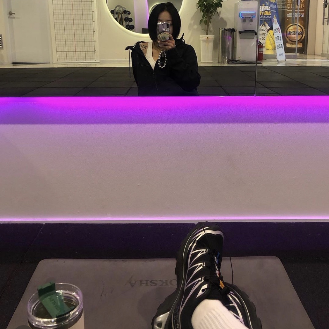 toy2200 (@like_a_vivi) 님의 게시물 | KREAM