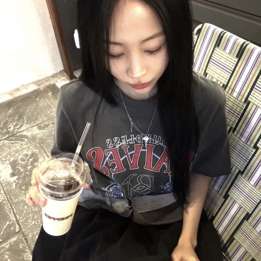 $ (@your_legacy) 님의 게시물 | KREAM