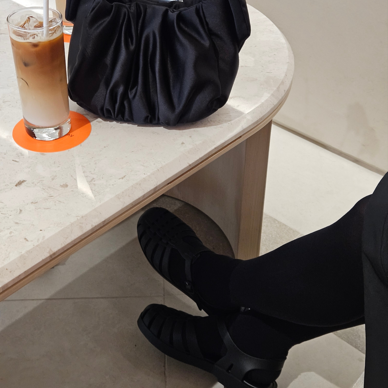 조안희 (@kikiss) 님의 게시물 | KREAM