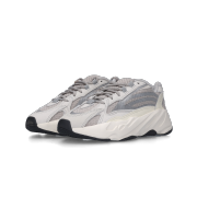 아디다스 이지 부스트 700 V2 스태틱 2022 | KREAM