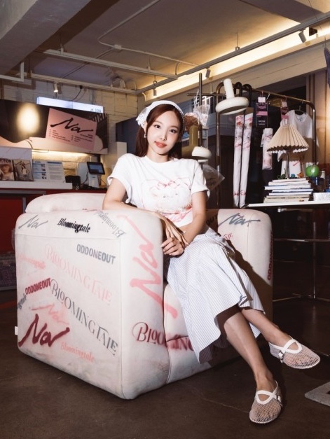 올여름 이 신발 신어줘야지💘 | KREAM