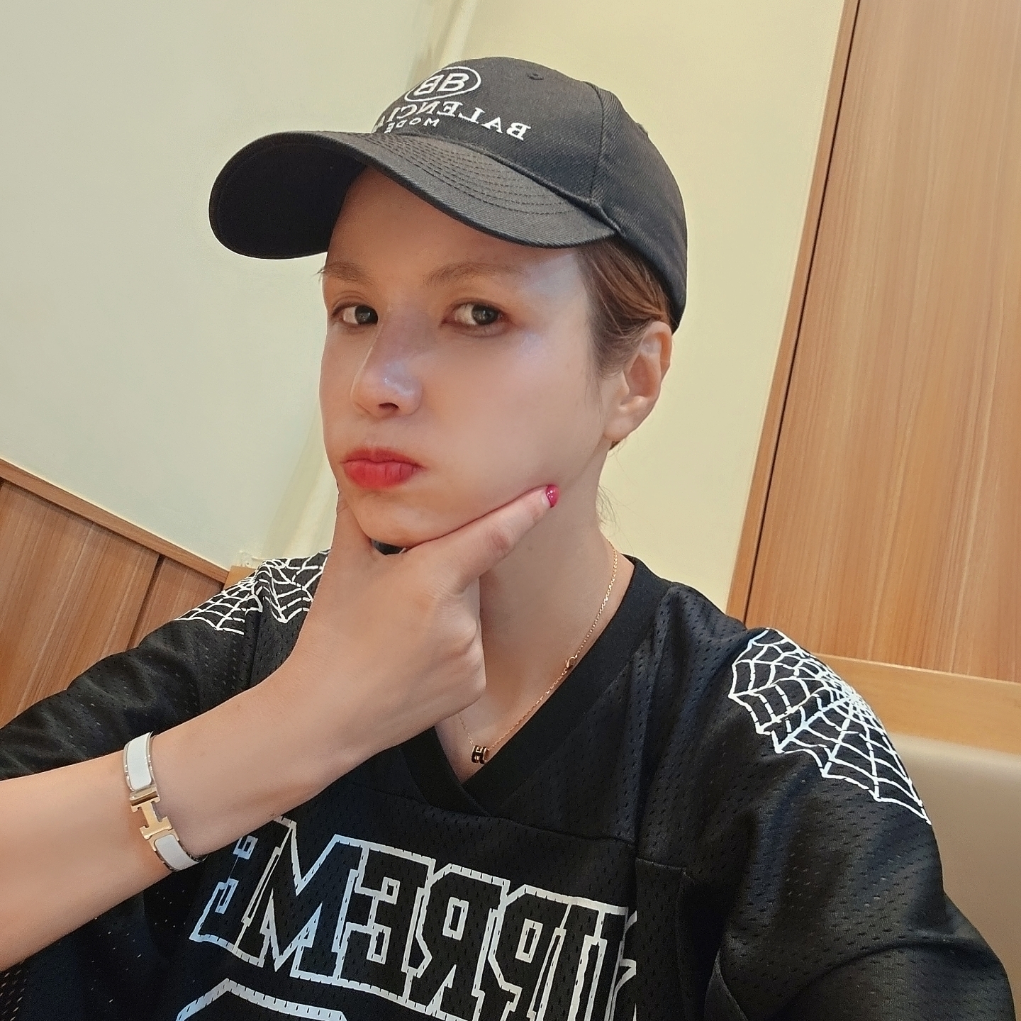 s.se_young (@s.se_young) 님의 게시물 | KREAM