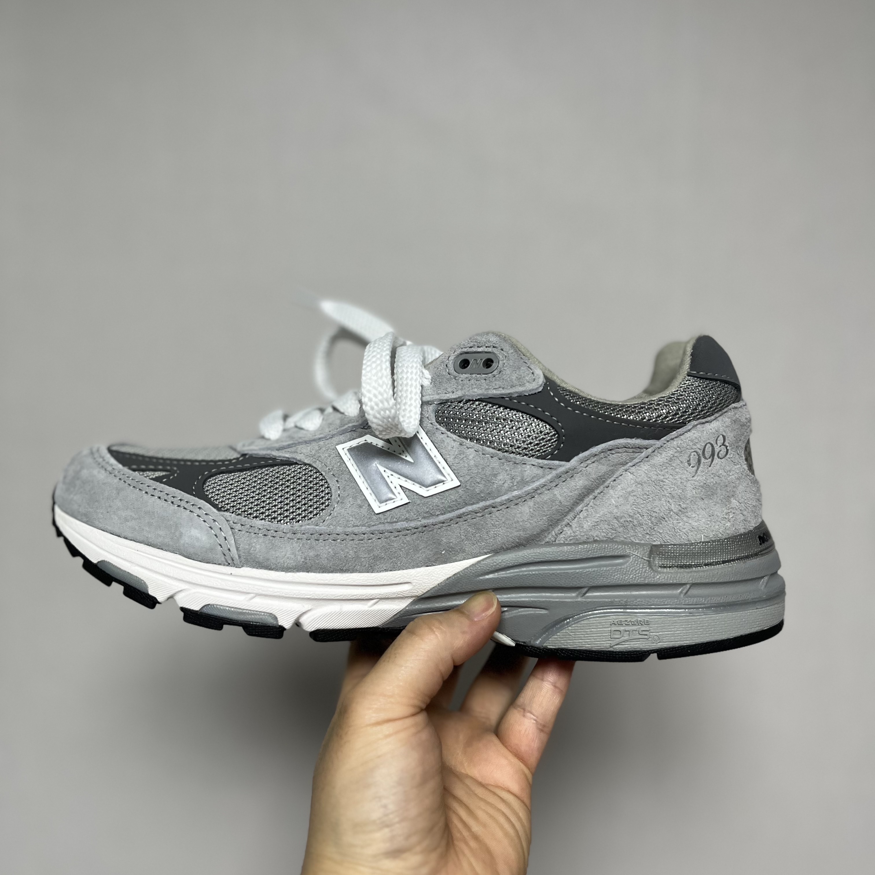 뉴발993🩶 | KREAM