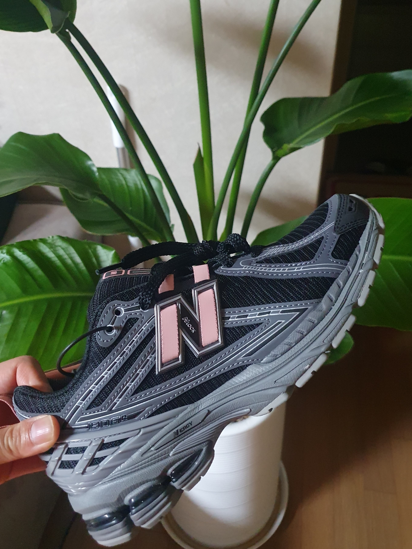 뉴발1906블핑 | KREAM