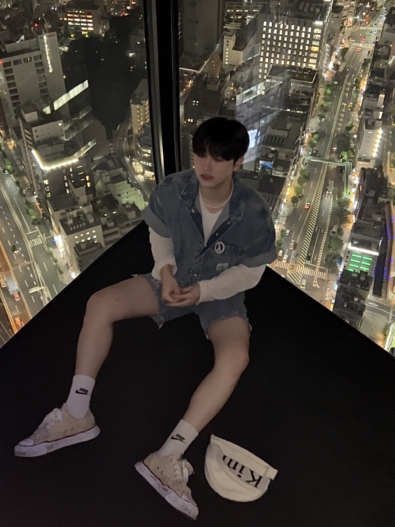 (@lv_o4_e) 님의 게시물 | KREAM