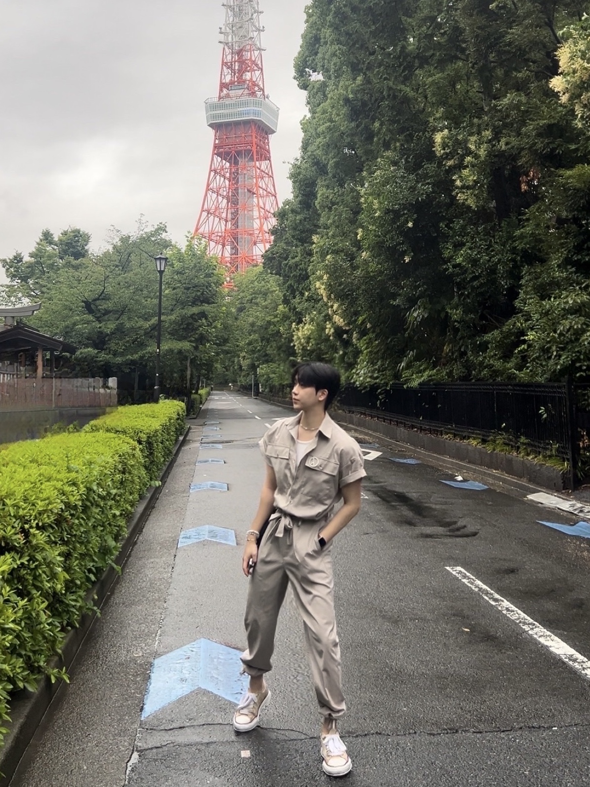 (@lv_o4_e) 님의 게시물 | KREAM