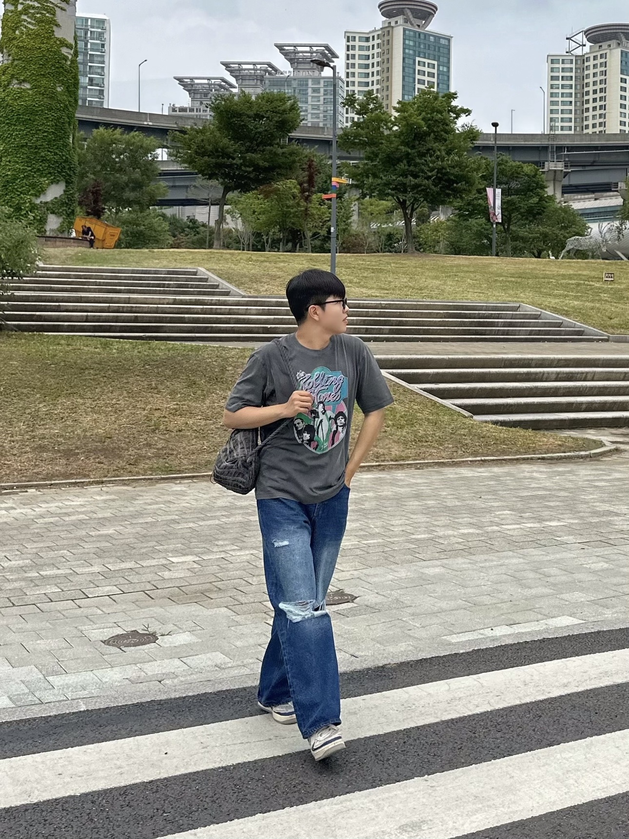 한지 (@2_z_han) 님의 게시물 | KREAM