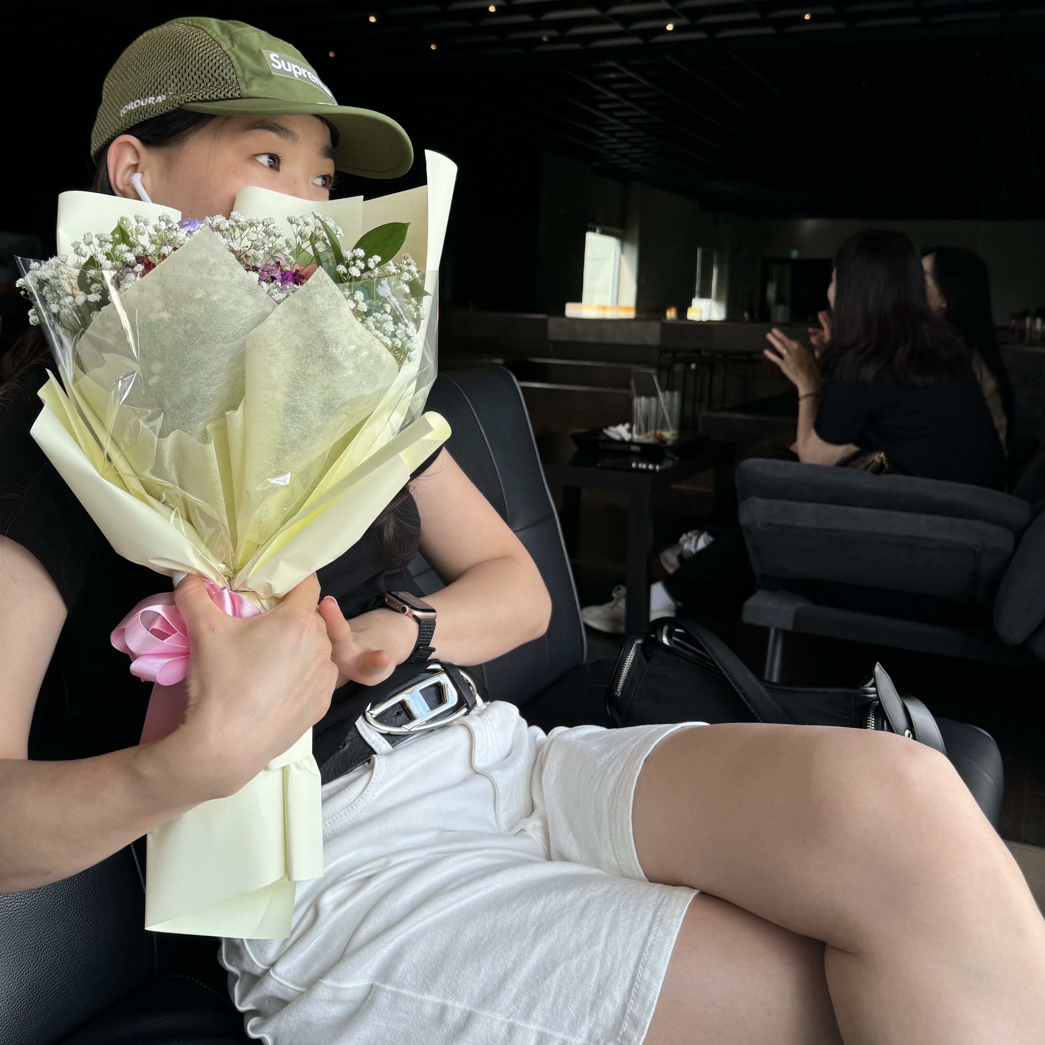 넘이쁨🙂‍↔️ | KREAM