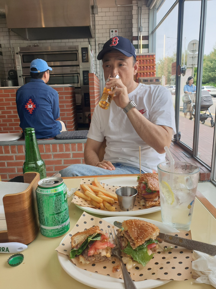 rltkehdi (@mom_superman) 님의 게시물 | KREAM