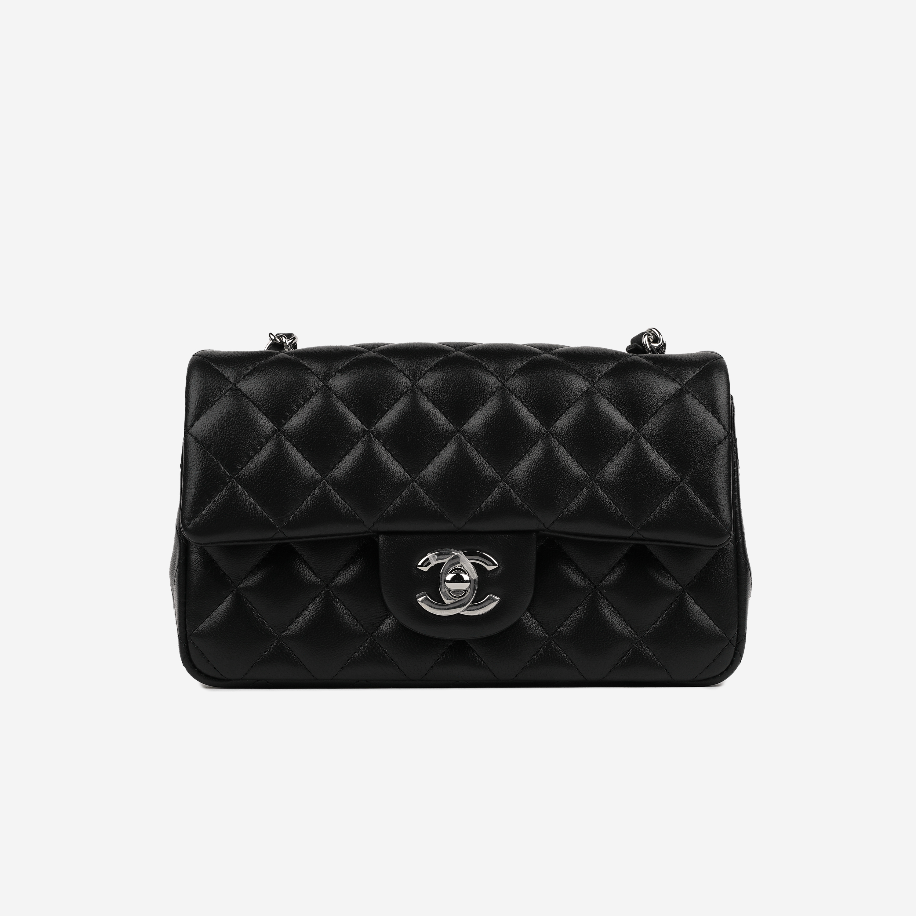 샤넬 미니 플랩백 램스킨 & 실버 메탈 블랙 | KREAM