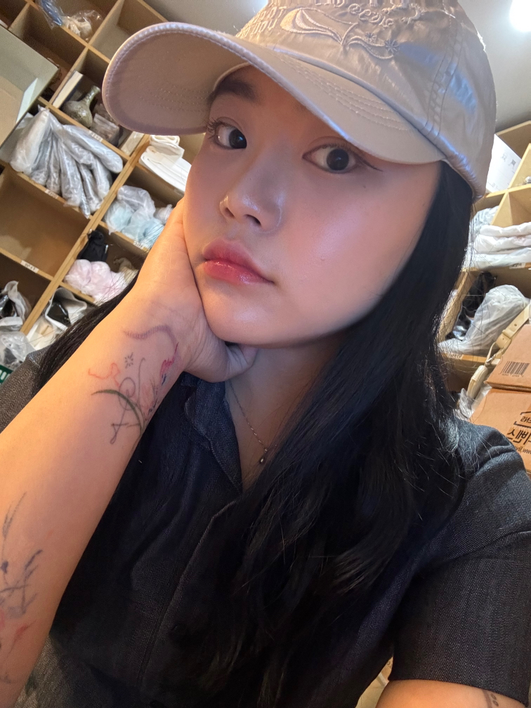 대별잉 (@btrut5) 님의 게시물 | KREAM