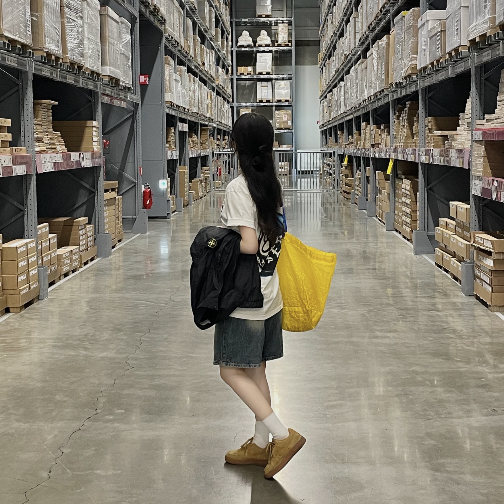 postby123 (@bread.__.25) 님의 게시물 | KREAM