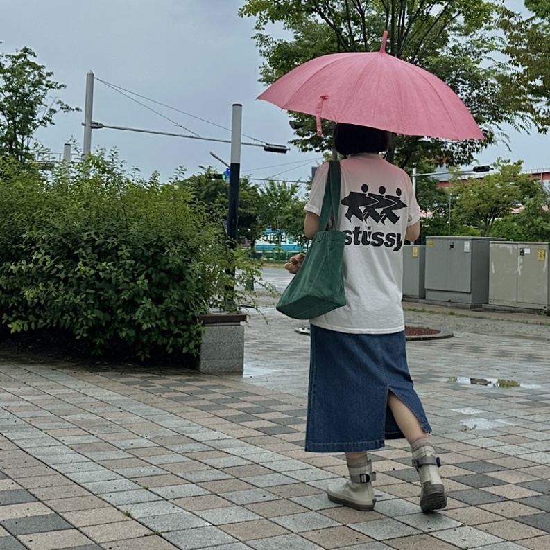 문스타만 신고다니는중⭐️ | KREAM