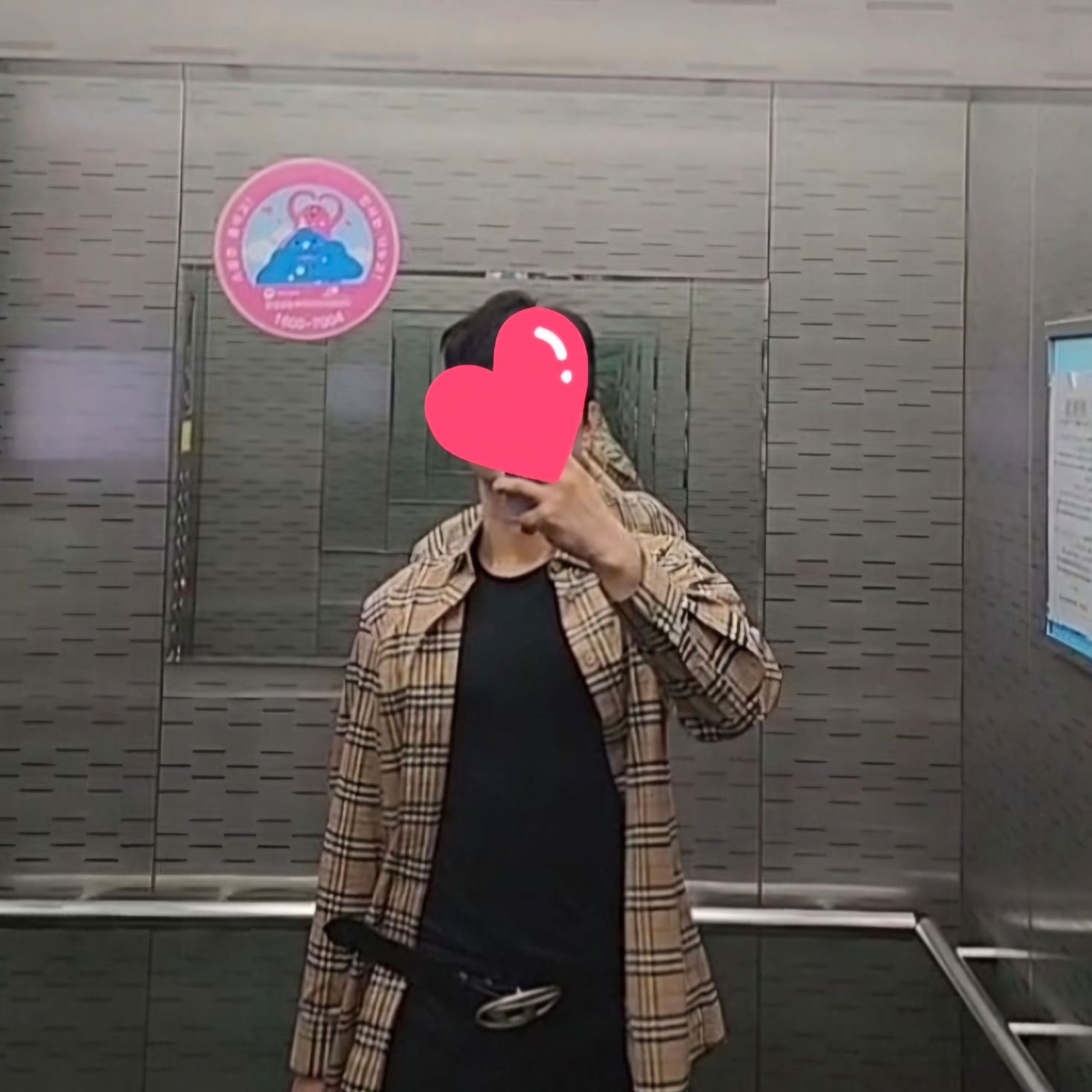 (@jong7759) 님의 게시물 | KREAM