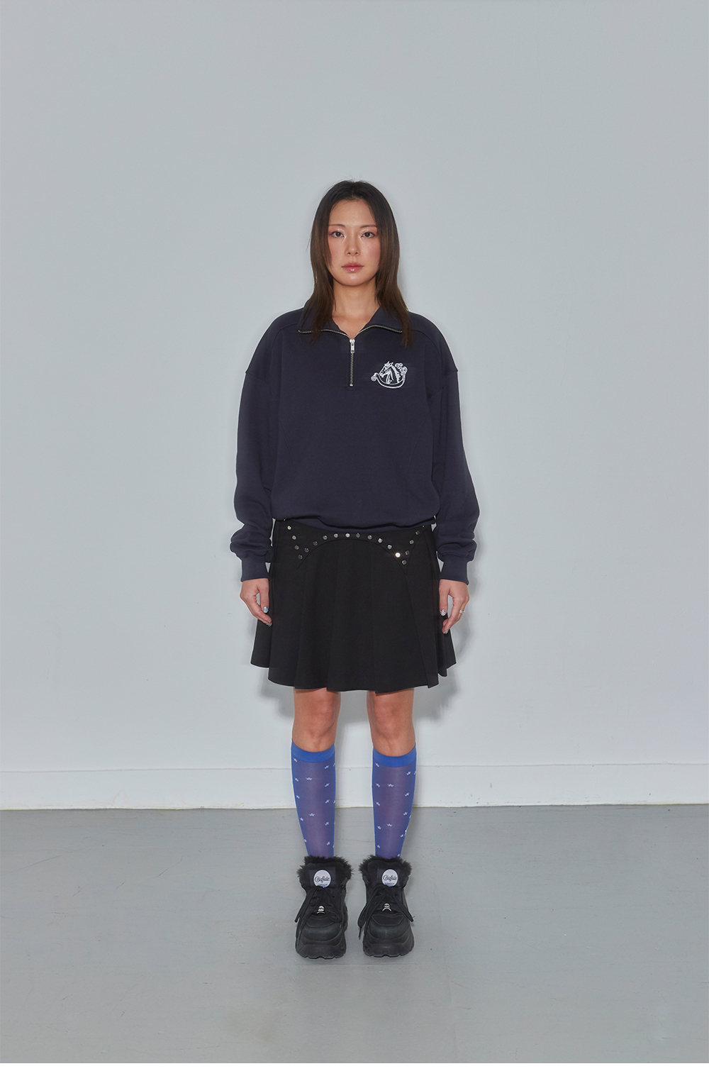 미디어(82) 홀스 하프 집업 스웨트셔츠 네이비 | MEDIA(82) | KREAM
