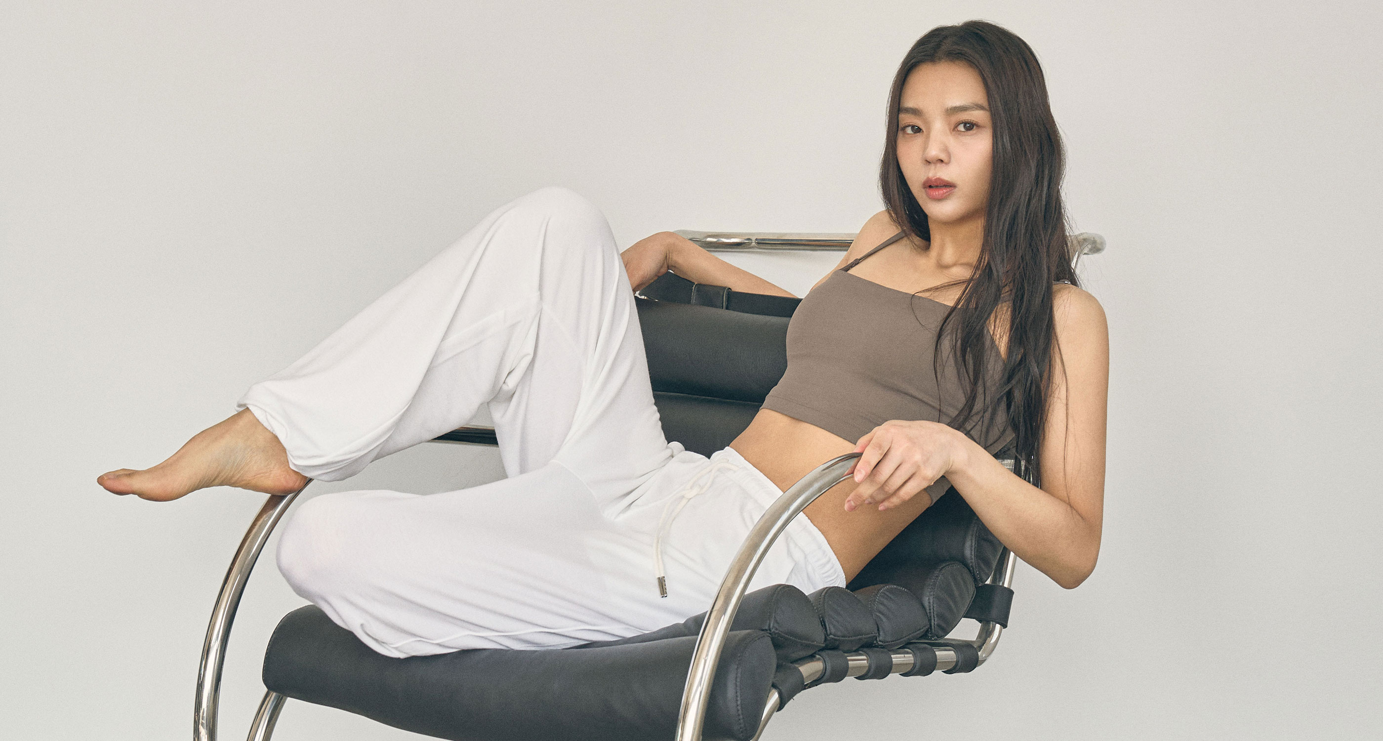 아데바 신규 입점 | KREAM