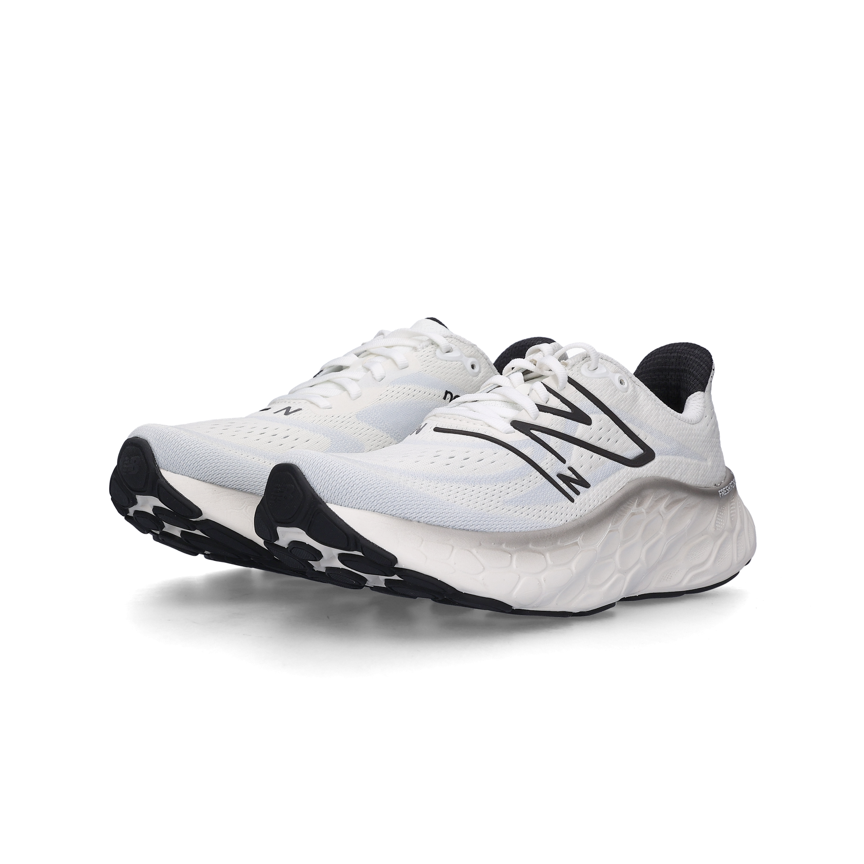 뉴발란스 프레쉬 폼 X 모어 v4 화이트 블랙 메탈릭 - 2E 와이드 | KREAM