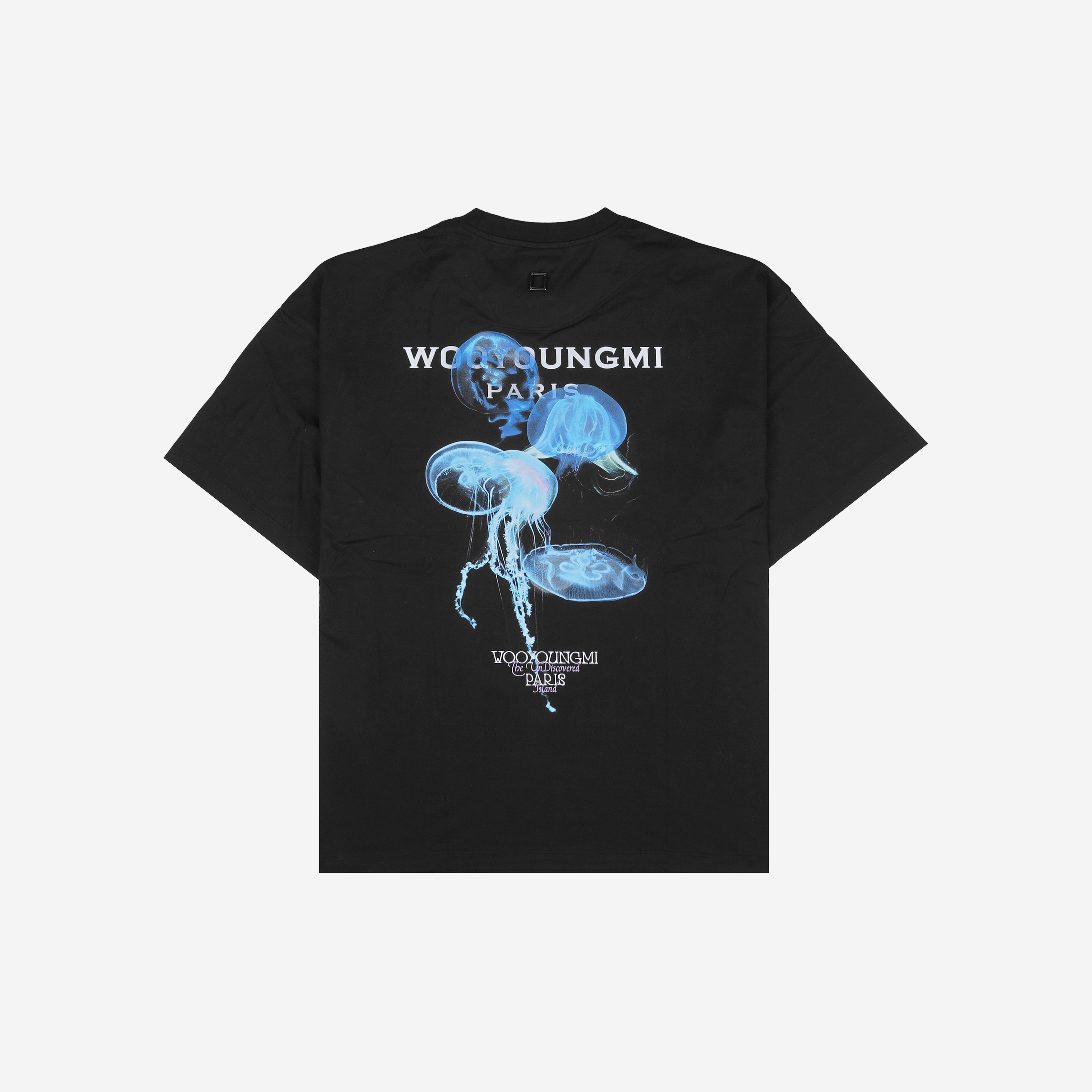 우영미 루미너스 젤리피쉬 백 로고 티셔츠 블랙 - 24SS | KREAM