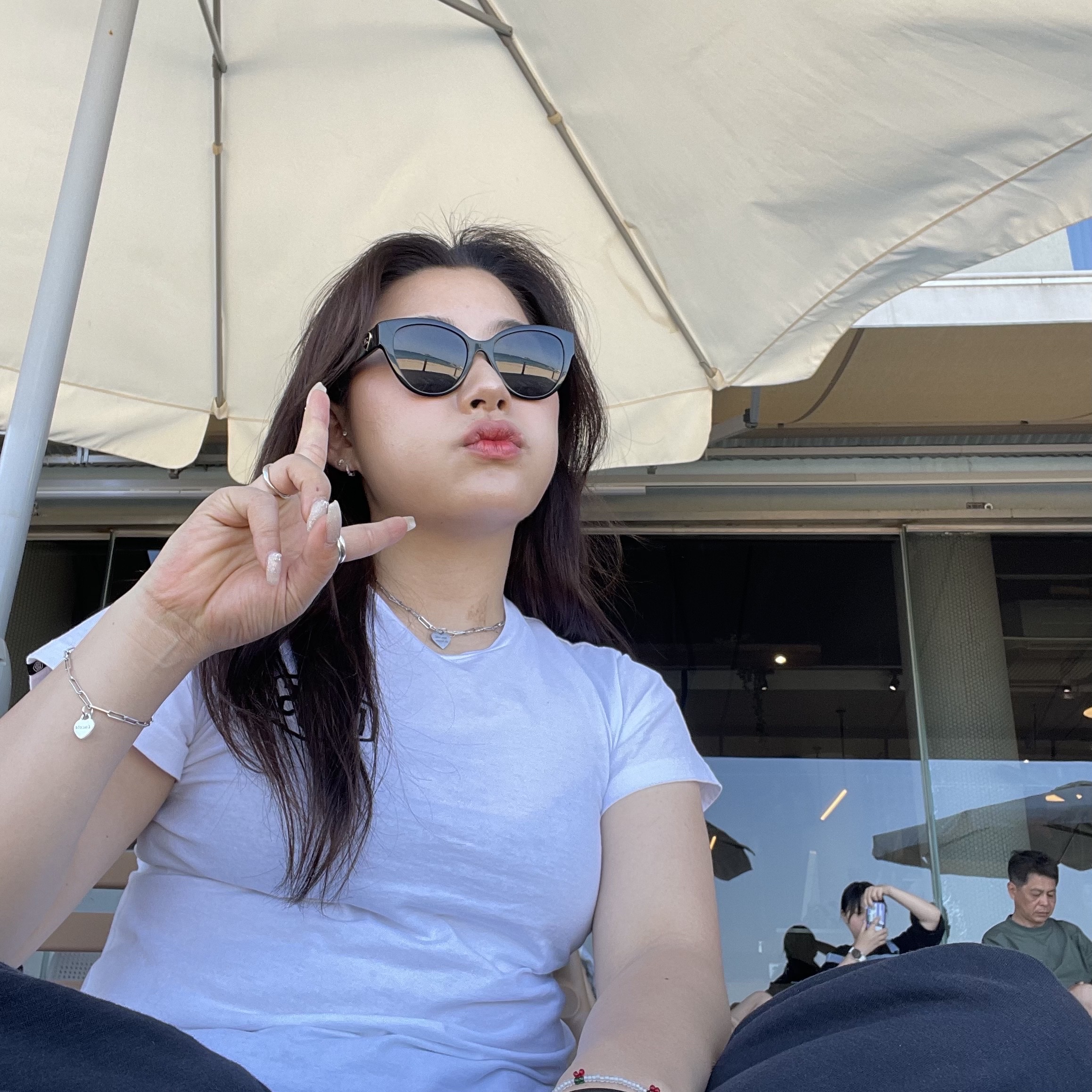 핫한 인기템,, | KREAM