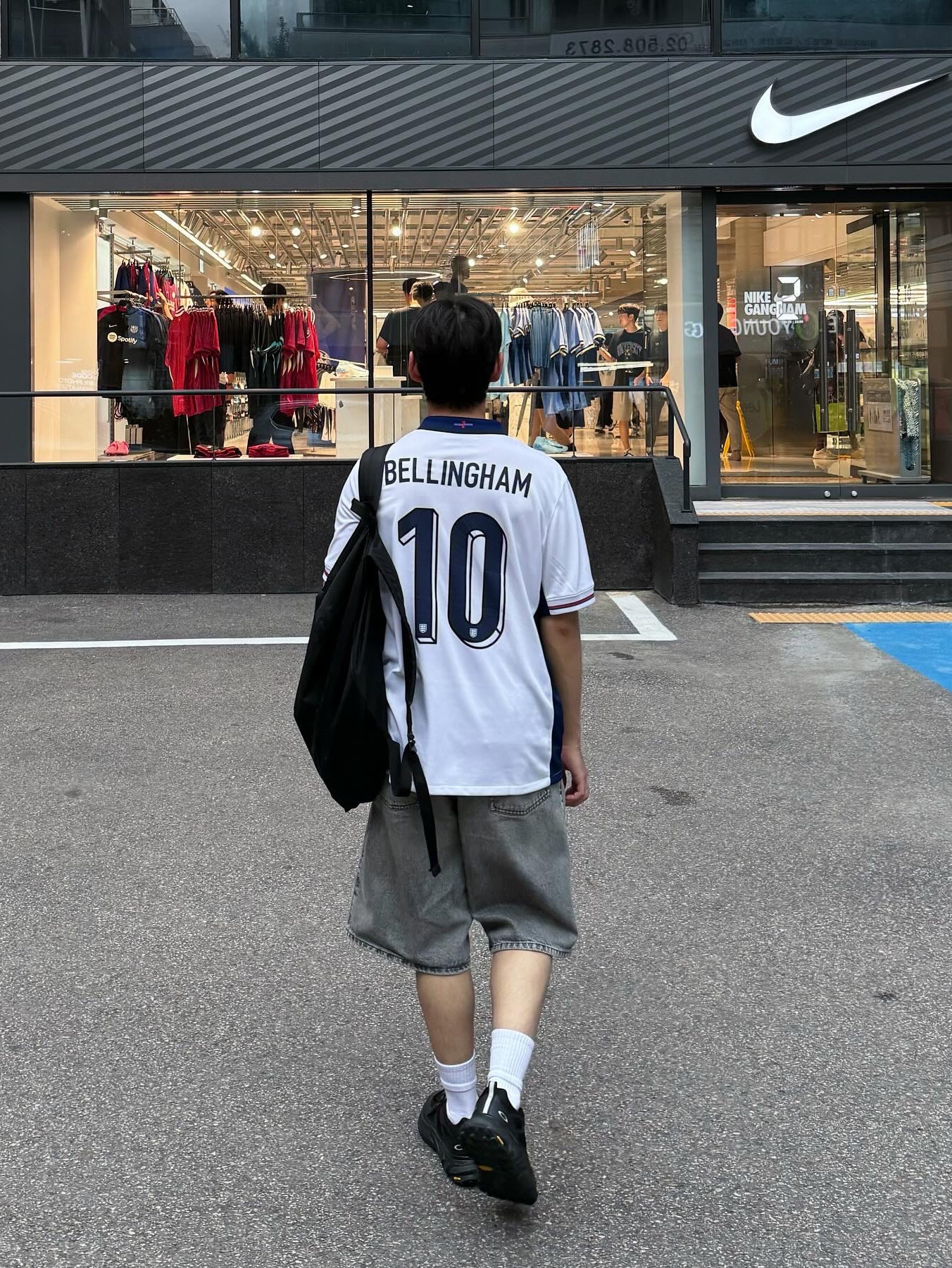 재원 (@daily_oneja...) 님의 게시물 | KREAM