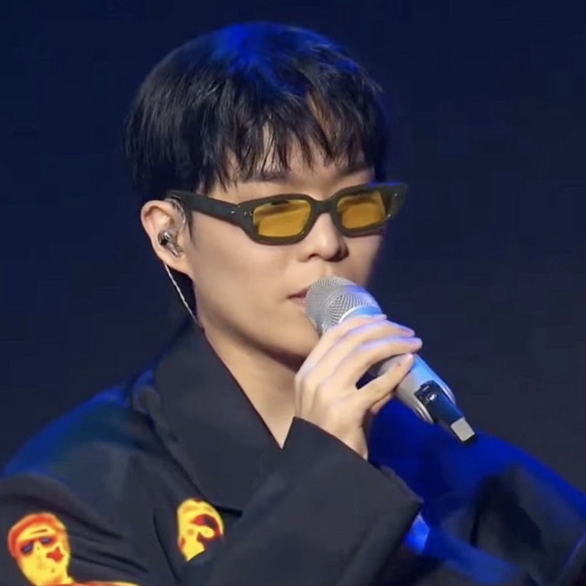 $ (@your_legacy) 님의 게시물 | KREAM