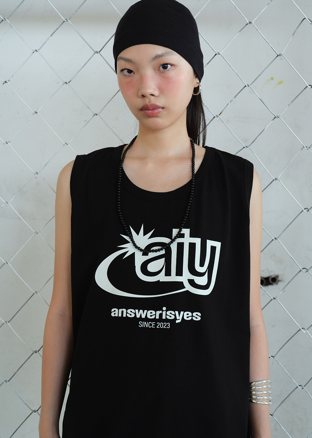 엔써이즈예스 코튼 바프 슬리브리스 블랙 | Answerisyes | KREAM