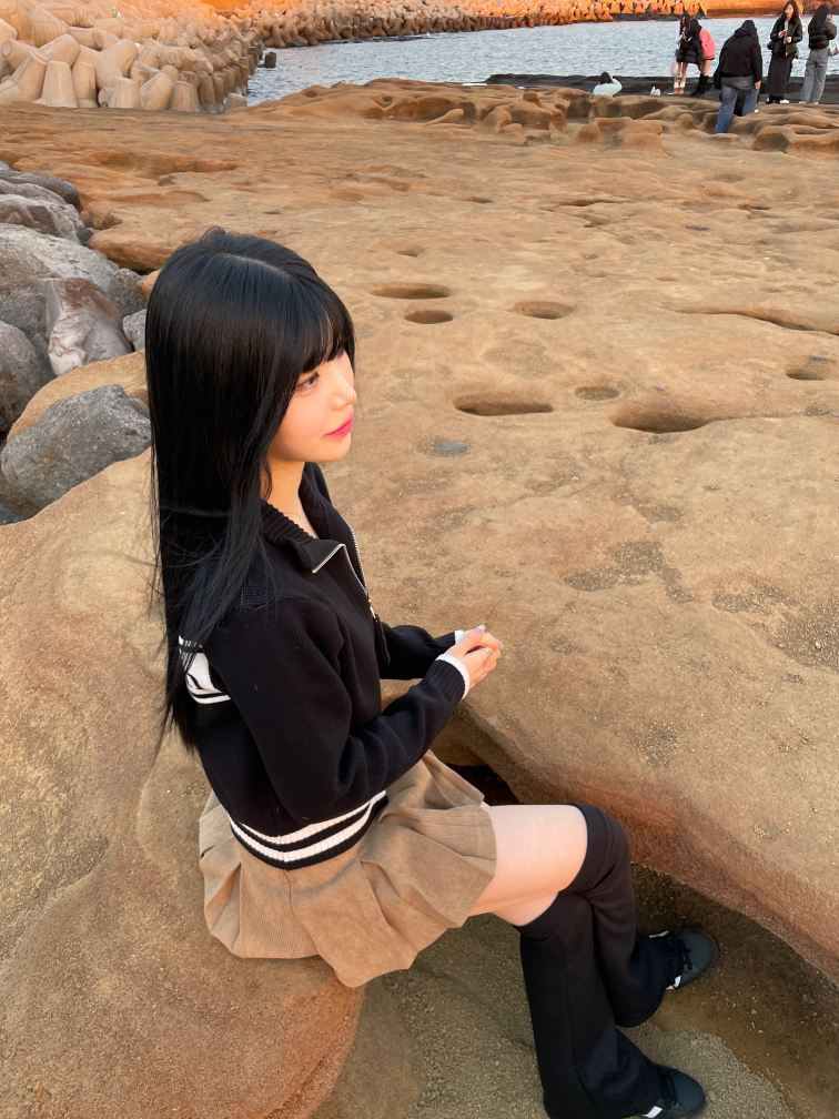 횾인 (@j.2e_) 님의 게시물 | KREAM