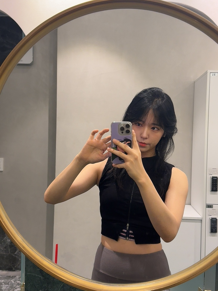 iiop862 (@hhe_011) 님의 게시물 | KREAM