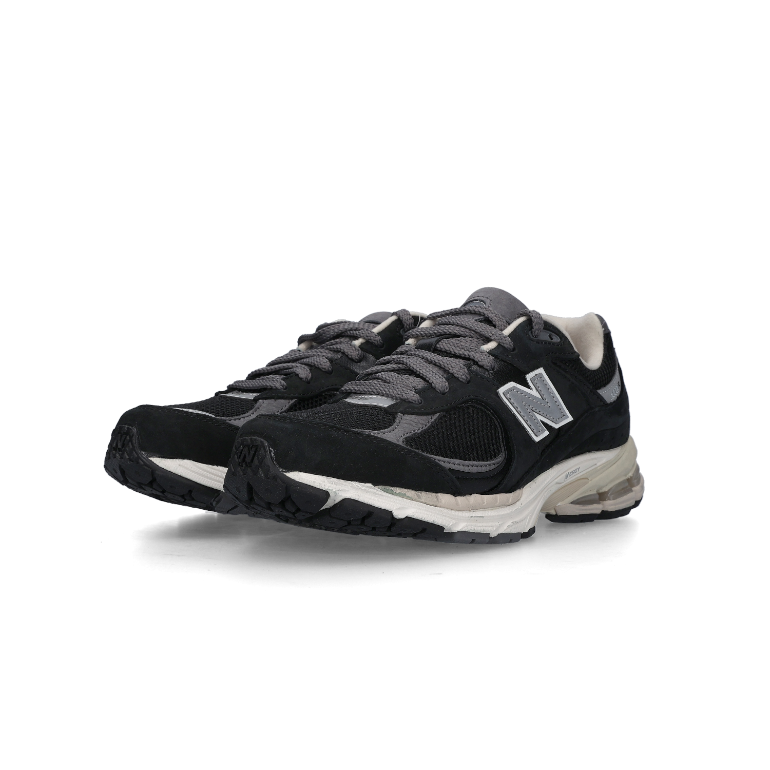 뉴발란스 2002R 프리미엄 빈티지 블랙 | KREAM