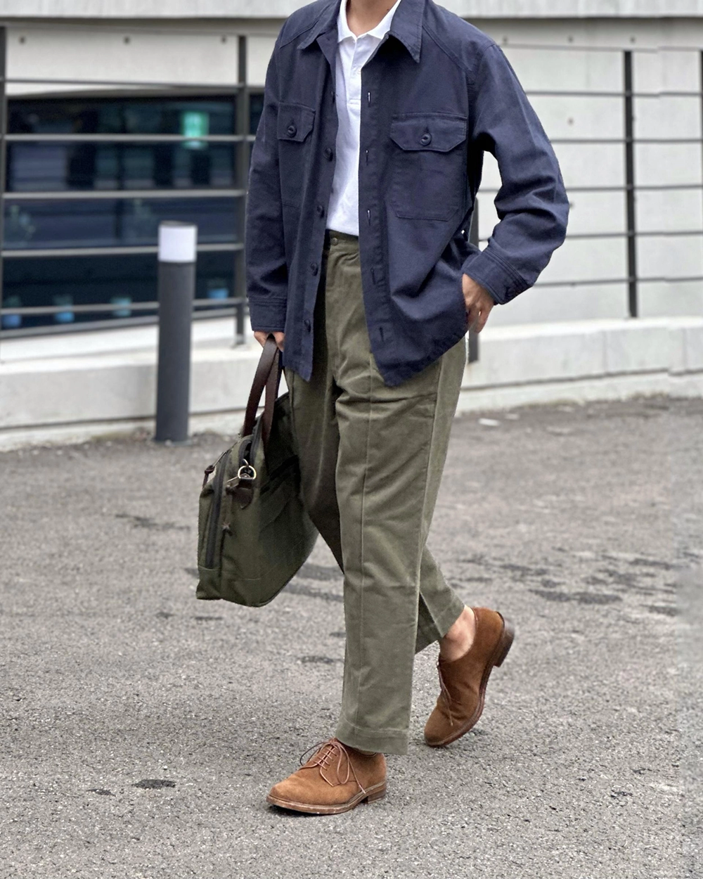 더 가이즈 폴라이트 노티스 투플리츠 코튼 치노 베이지 | The Guys | KREAM