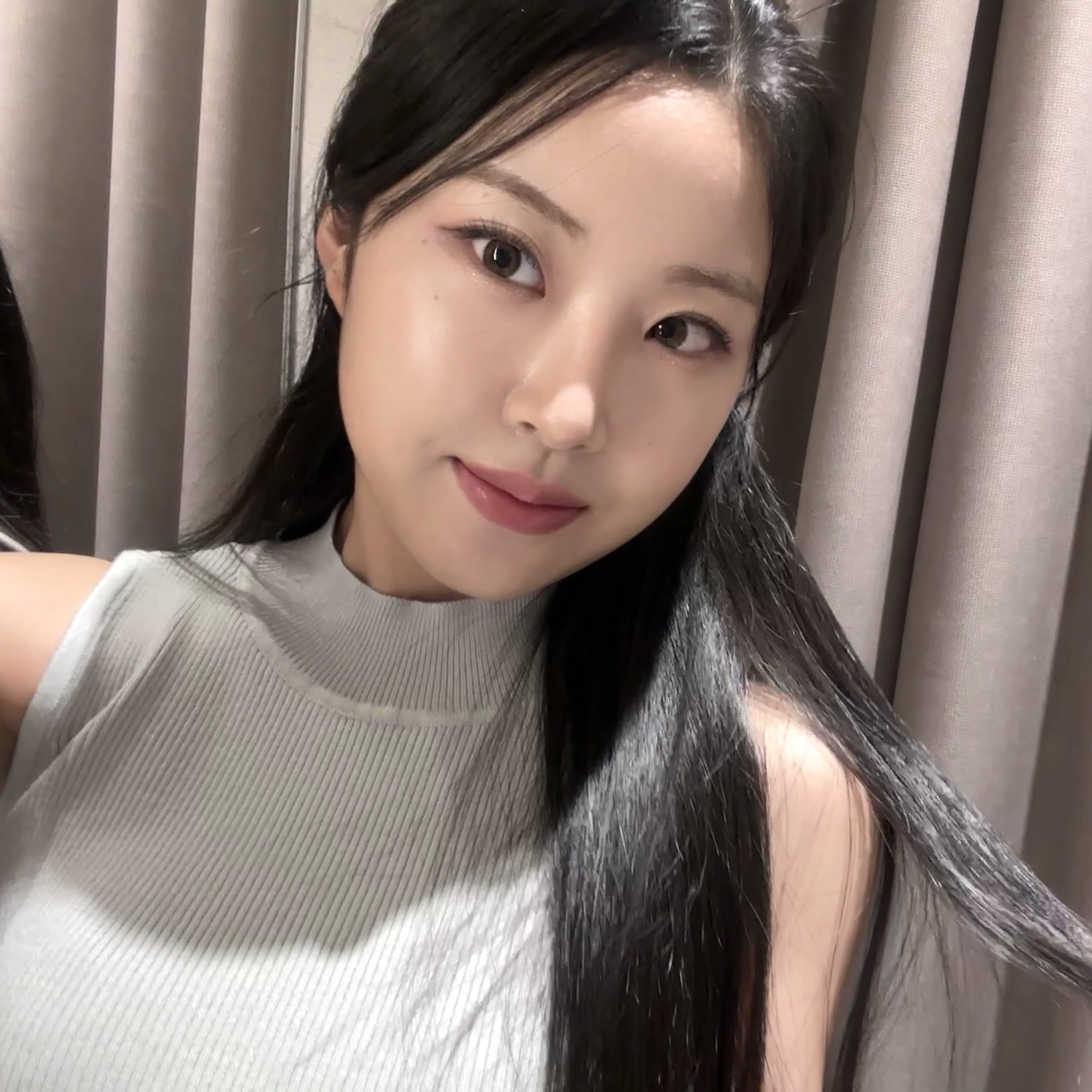 여름엔 민소매지🖤 | KREAM