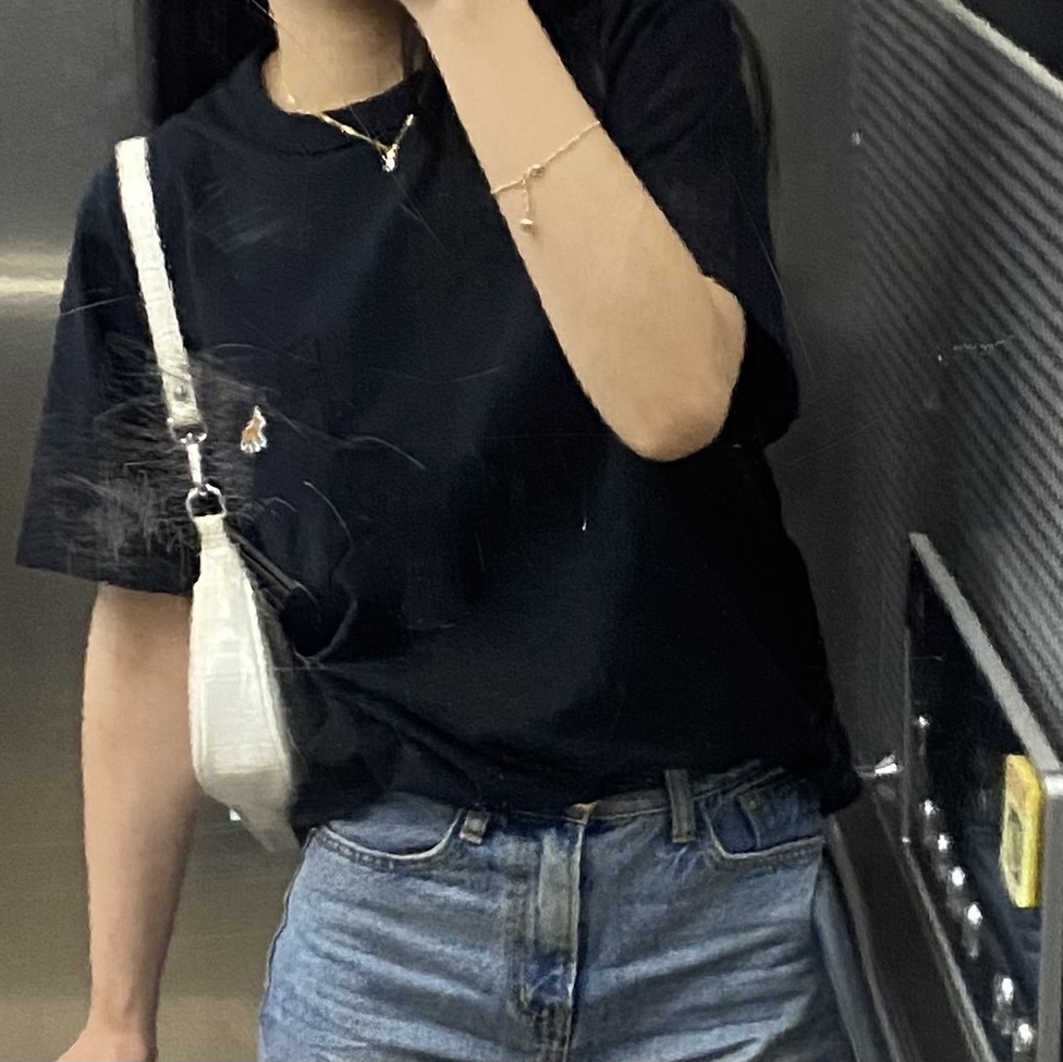 (@realmeee) 님의 게시물 | KREAM