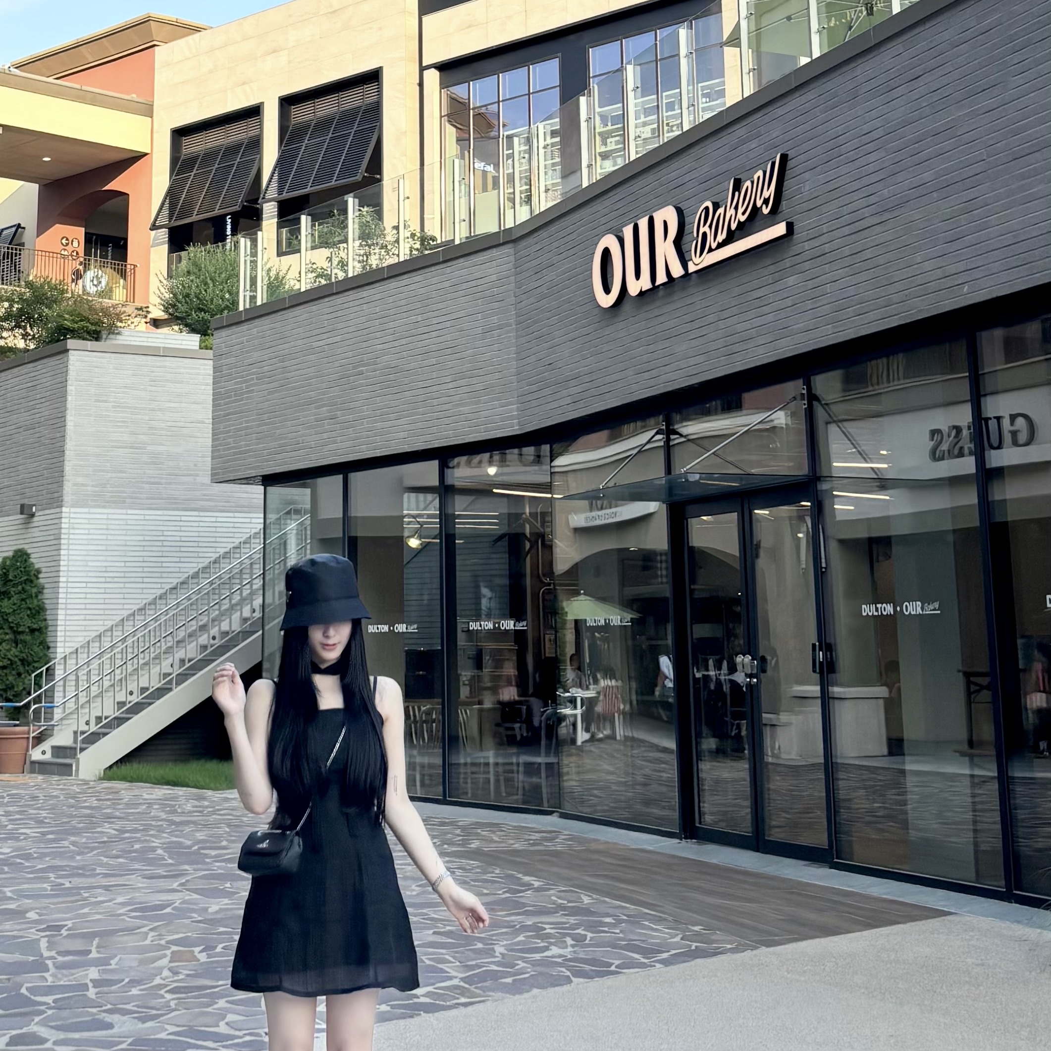 서녜 (@cseonye) 님의 게시물 | KREAM