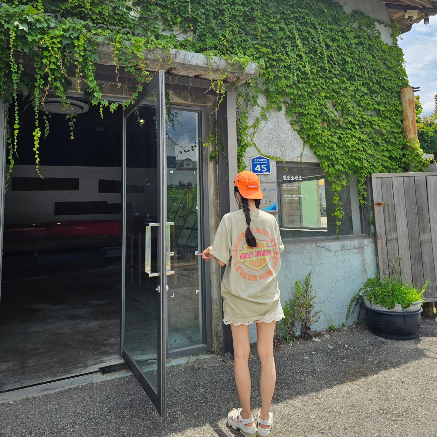 아모르 (@amor85) 님의 게시물 | KREAM