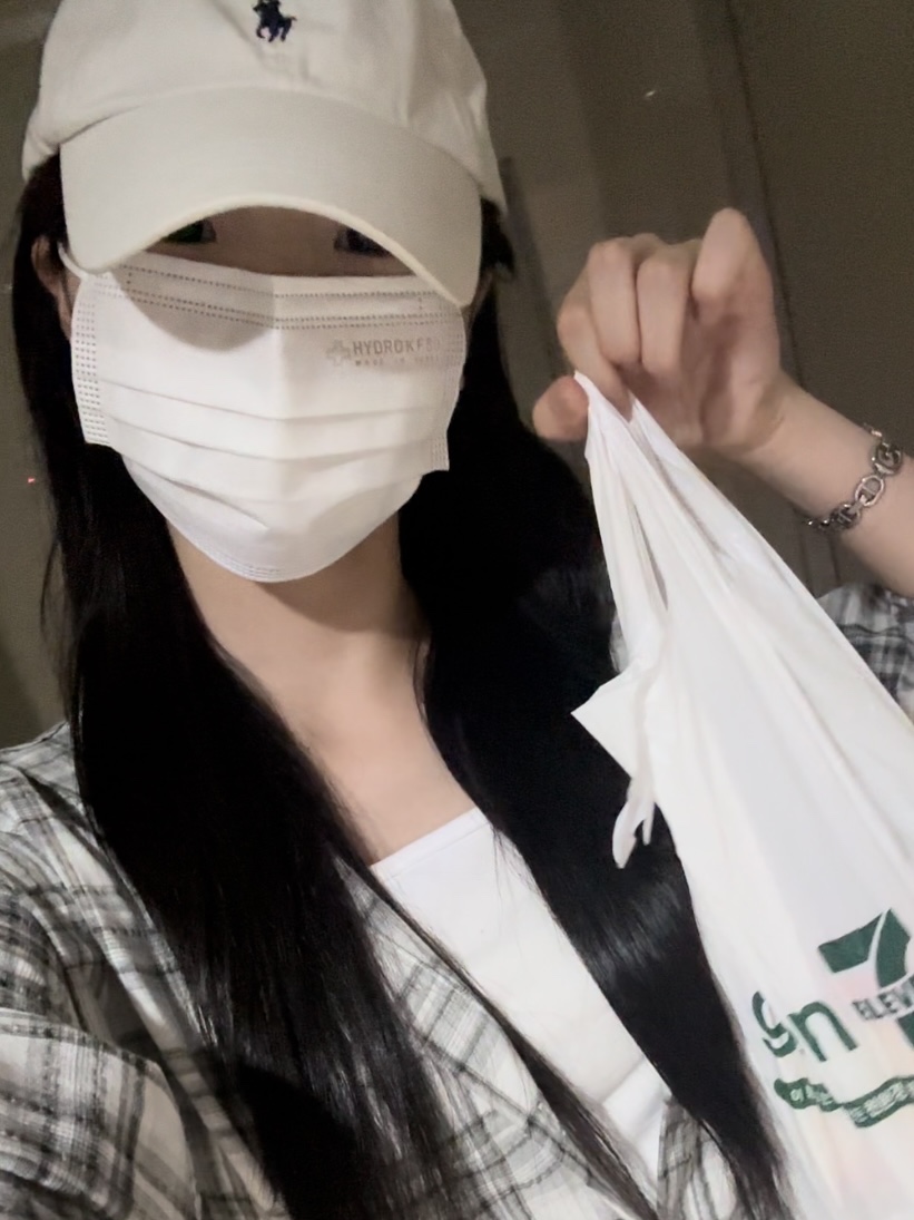 0 (@0_ooo) 님의 게시물 | KREAM