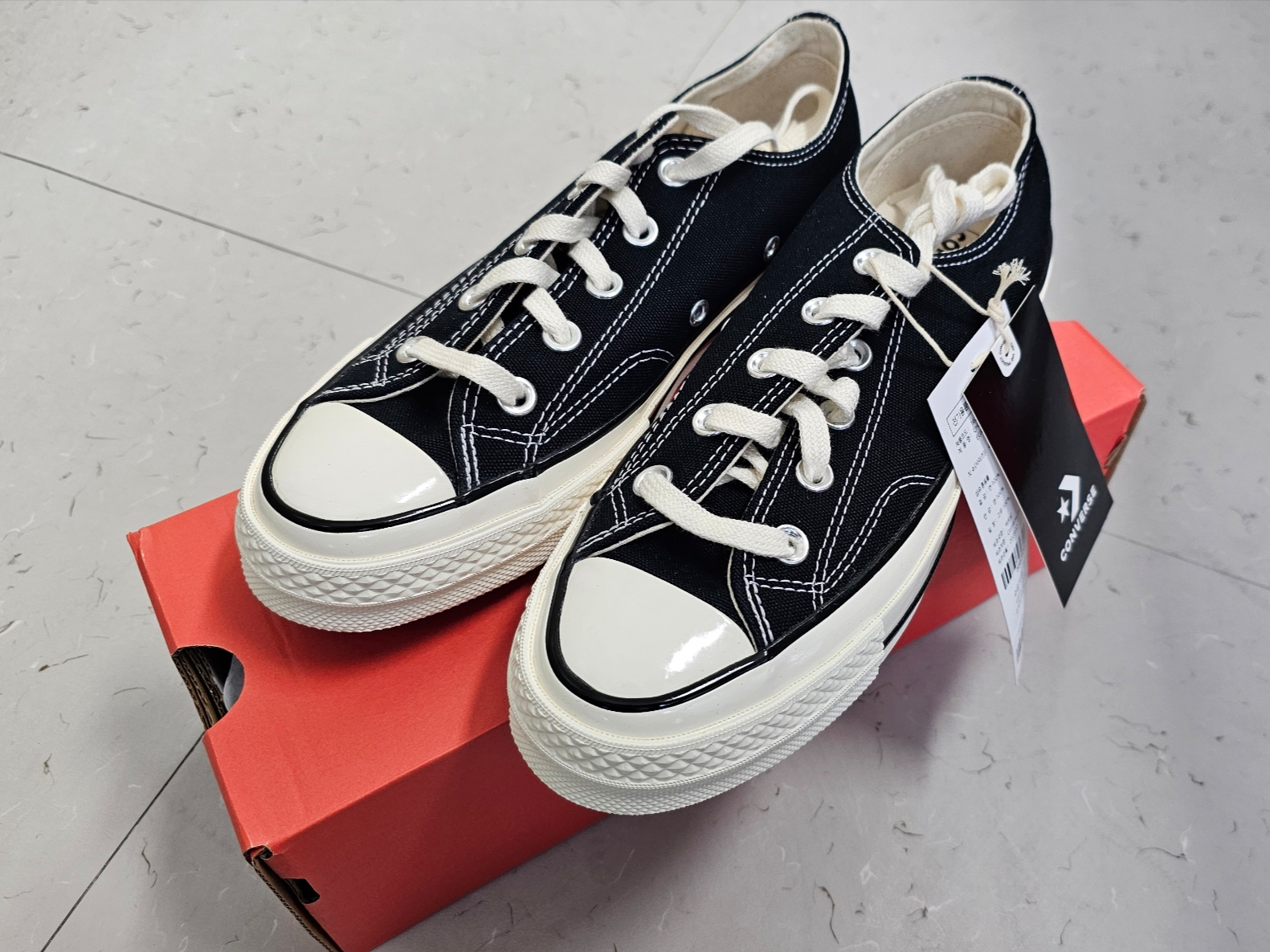 럽디베베 (@dooho14) 님의 게시물 | KREAM