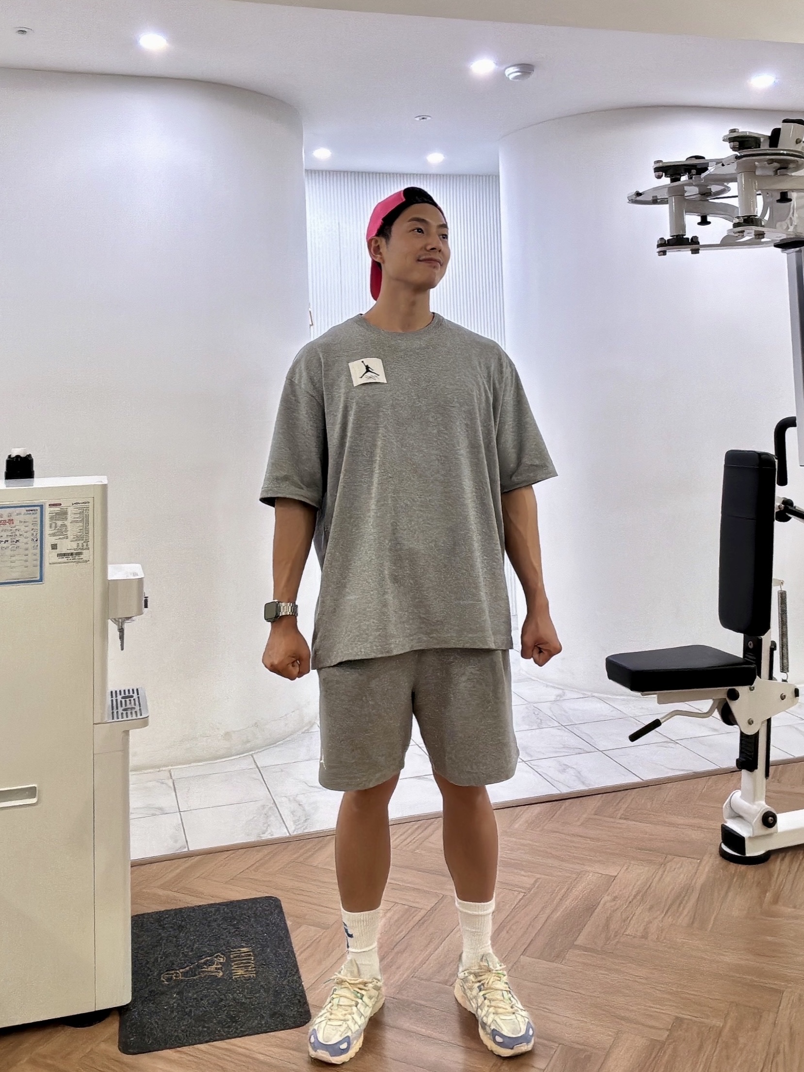 황동현 (@black_hyun) 님의 게시물 | KREAM