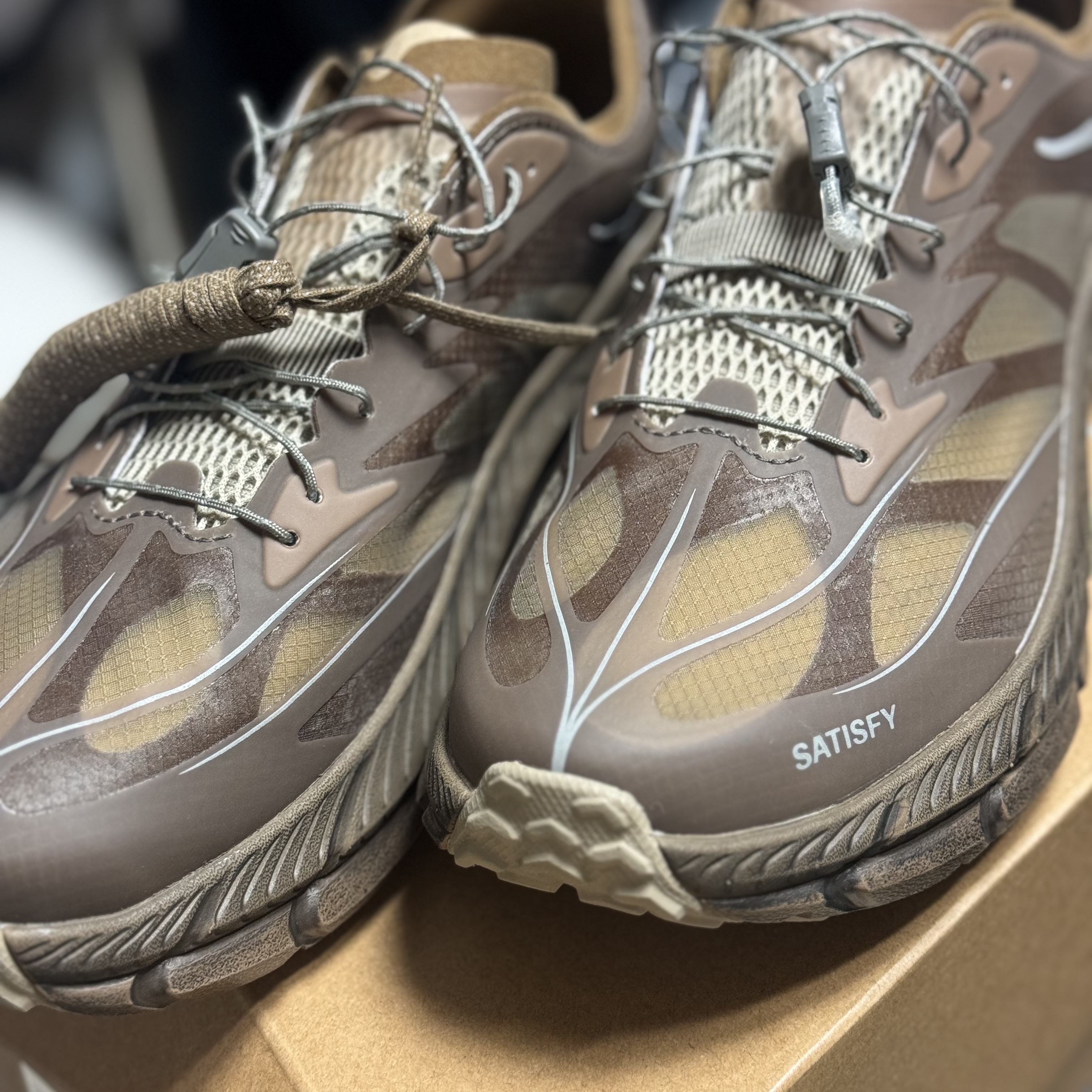 HOKA X SATISFY | KREAM