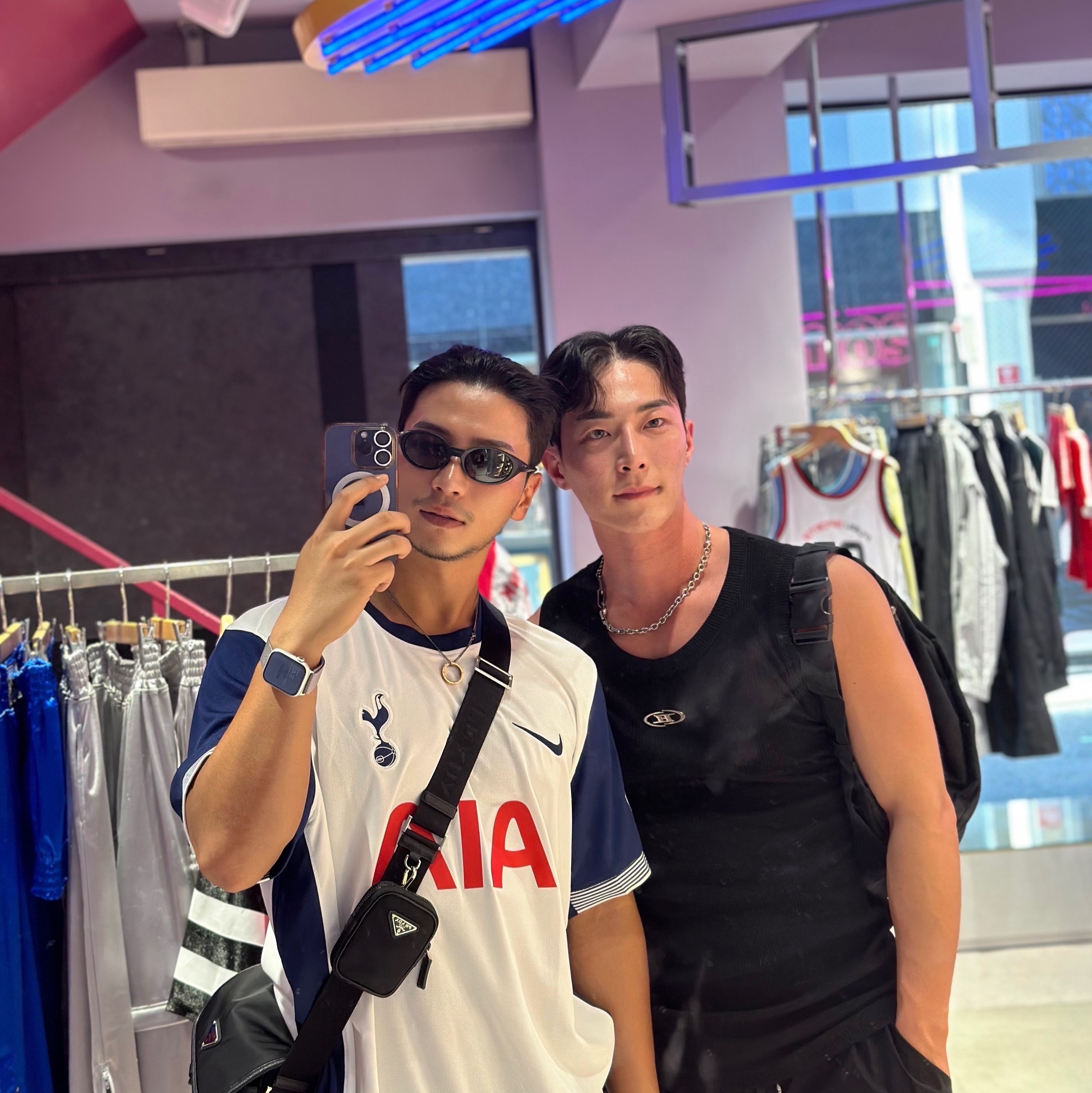 오사카☀️ | KREAM