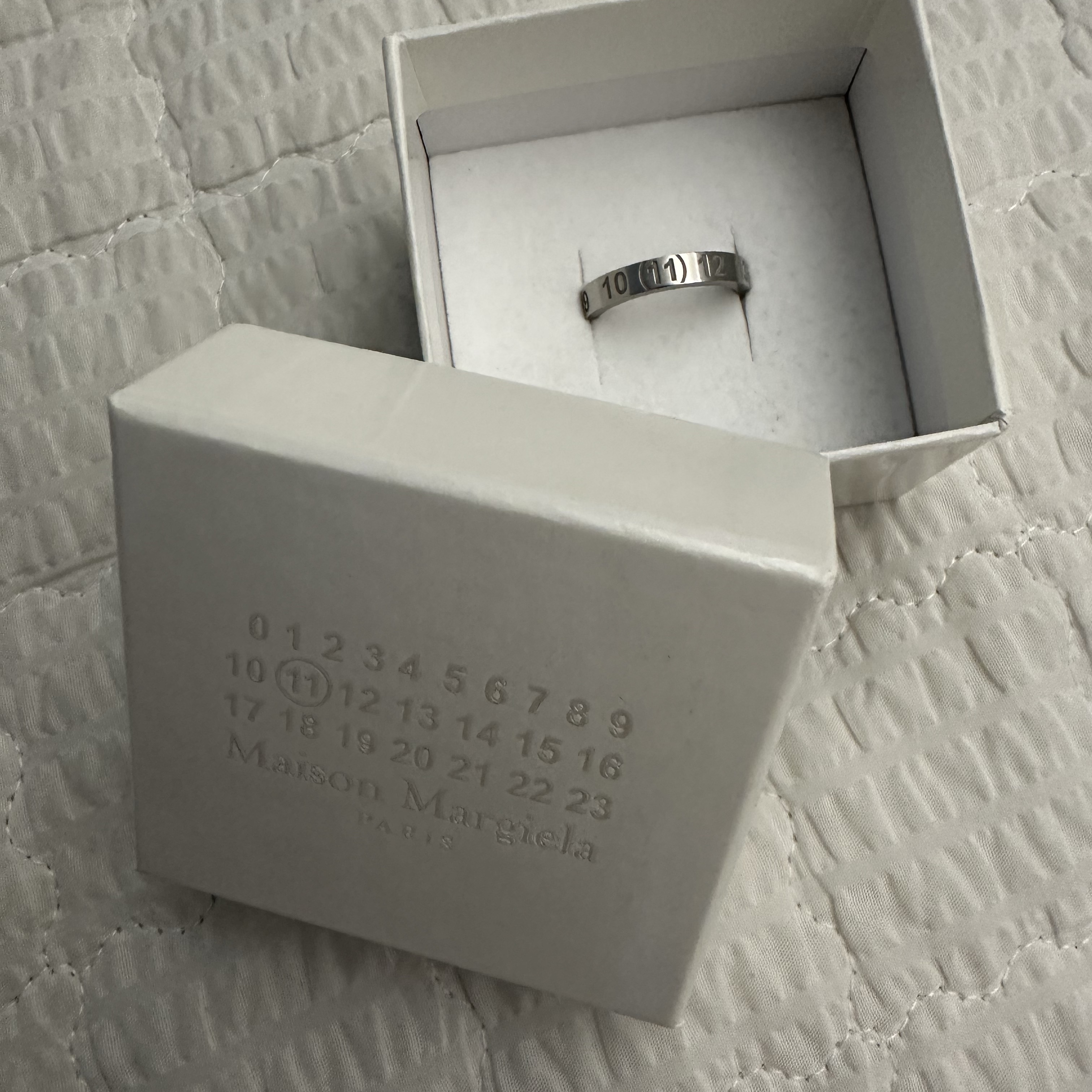 츄르릅 (@chu_loop) 님의 게시물 | KREAM