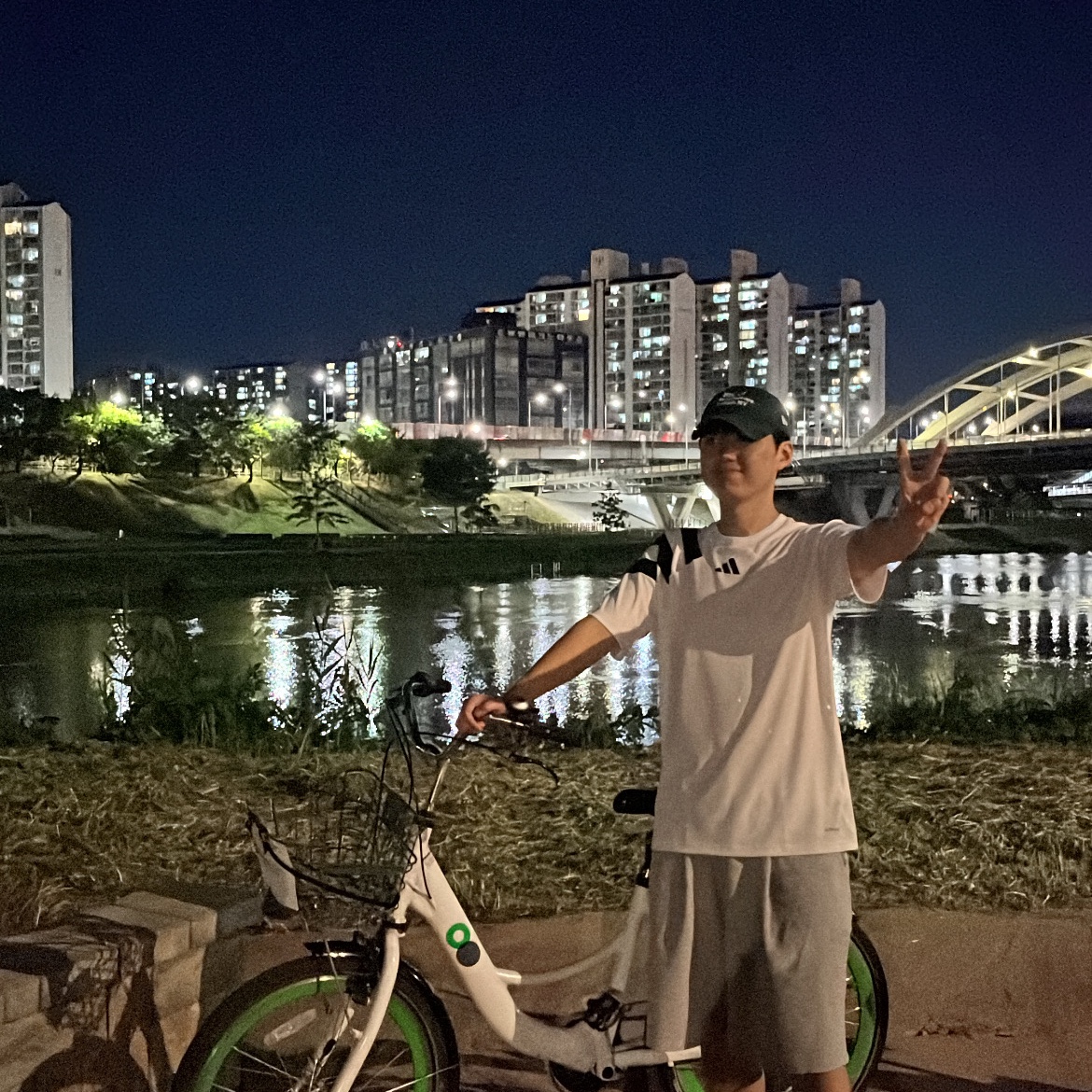 woongji0701 (@j_22_woong) 님의 게시물 | KREAM