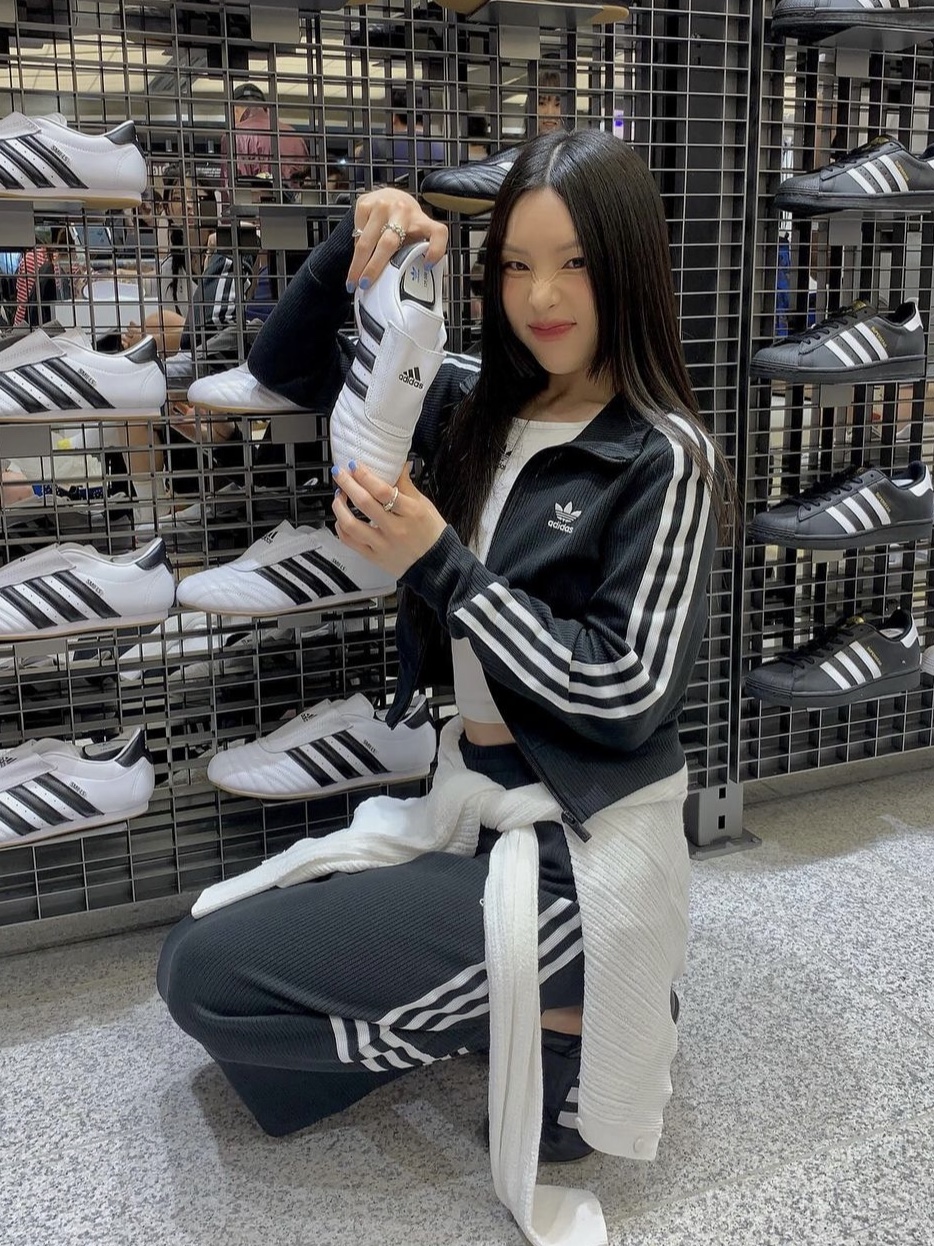 렉카맨 (@7y9o82) 님의 게시물 | KREAM